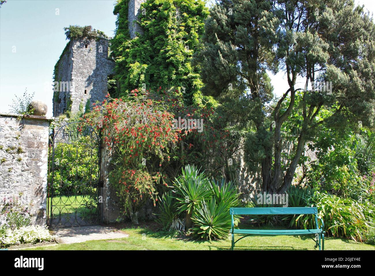 Castle kennedy garden hi-res stock photography and images - Alamy