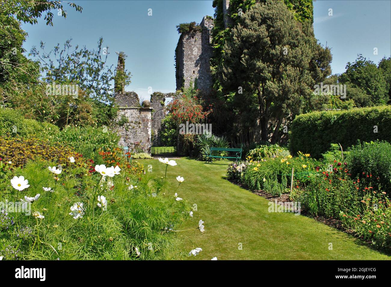 Castle kennedy garden hi-res stock photography and images - Alamy