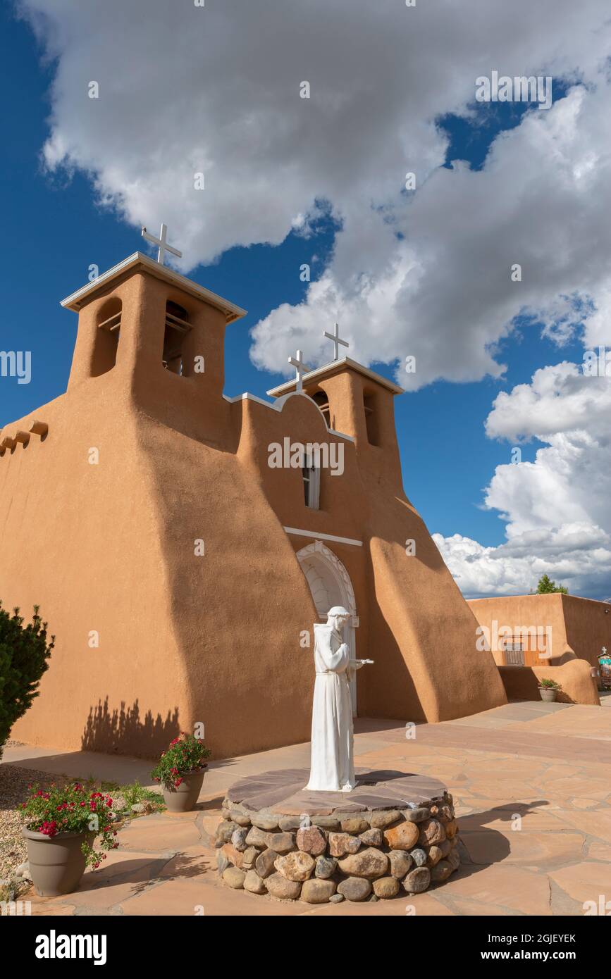 Example of spanish colonial architecture hi-res stock photography and ...