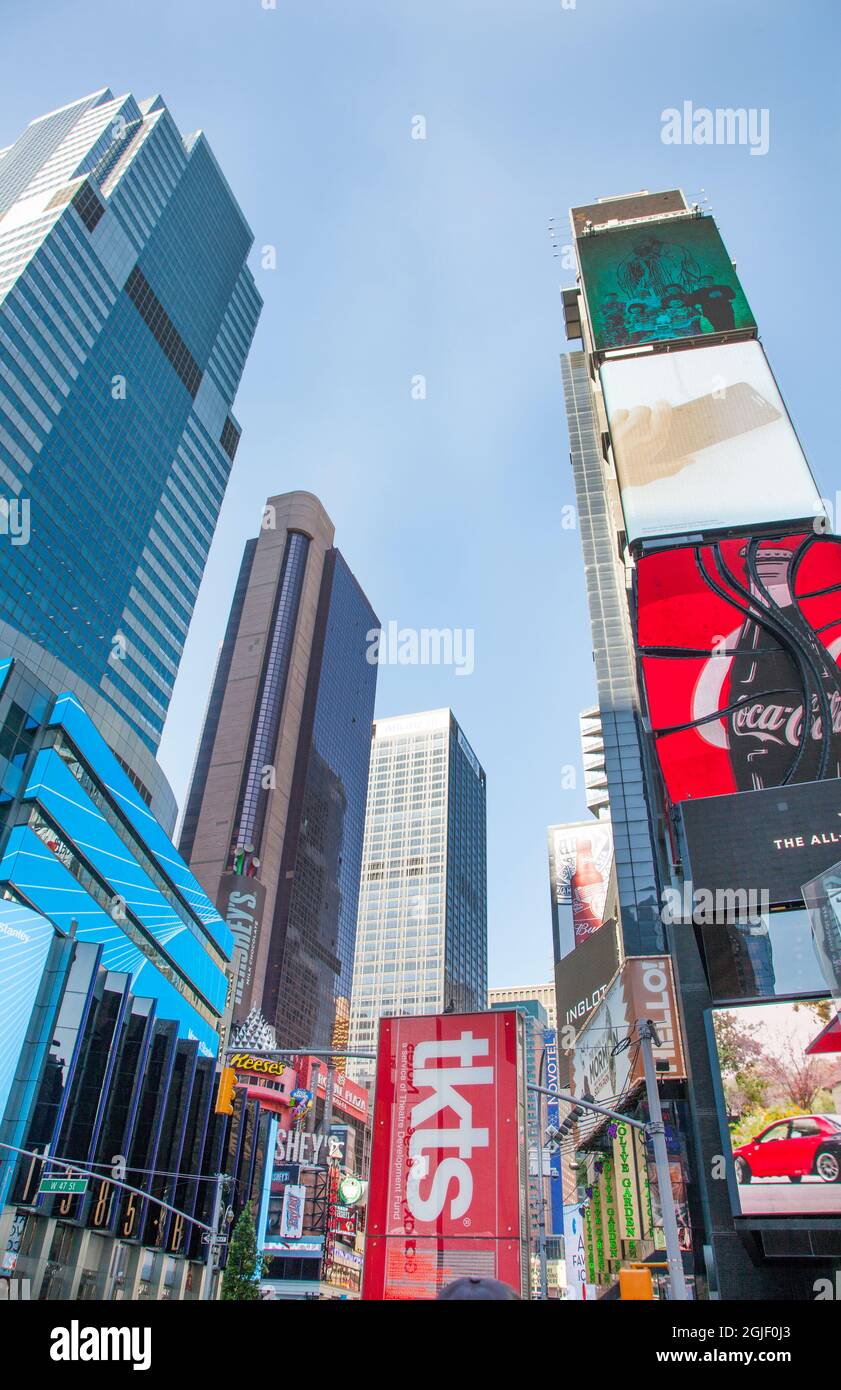 Manhattan, New York. Times Square TKTS ticket stand. Discount Broadway ...