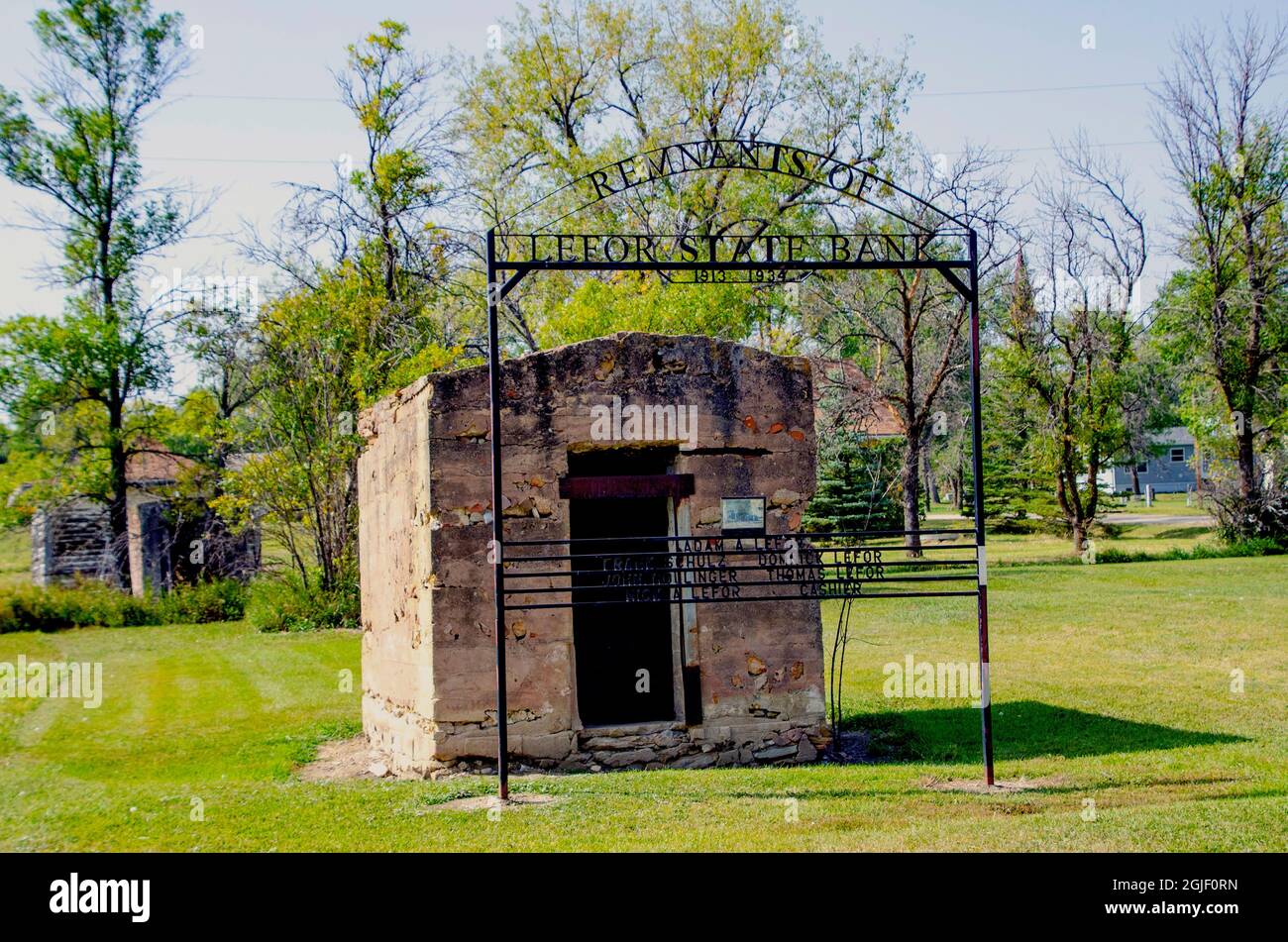 USA, North Dakota, Enchanted Highway, Regent Remains of Lefor State ...