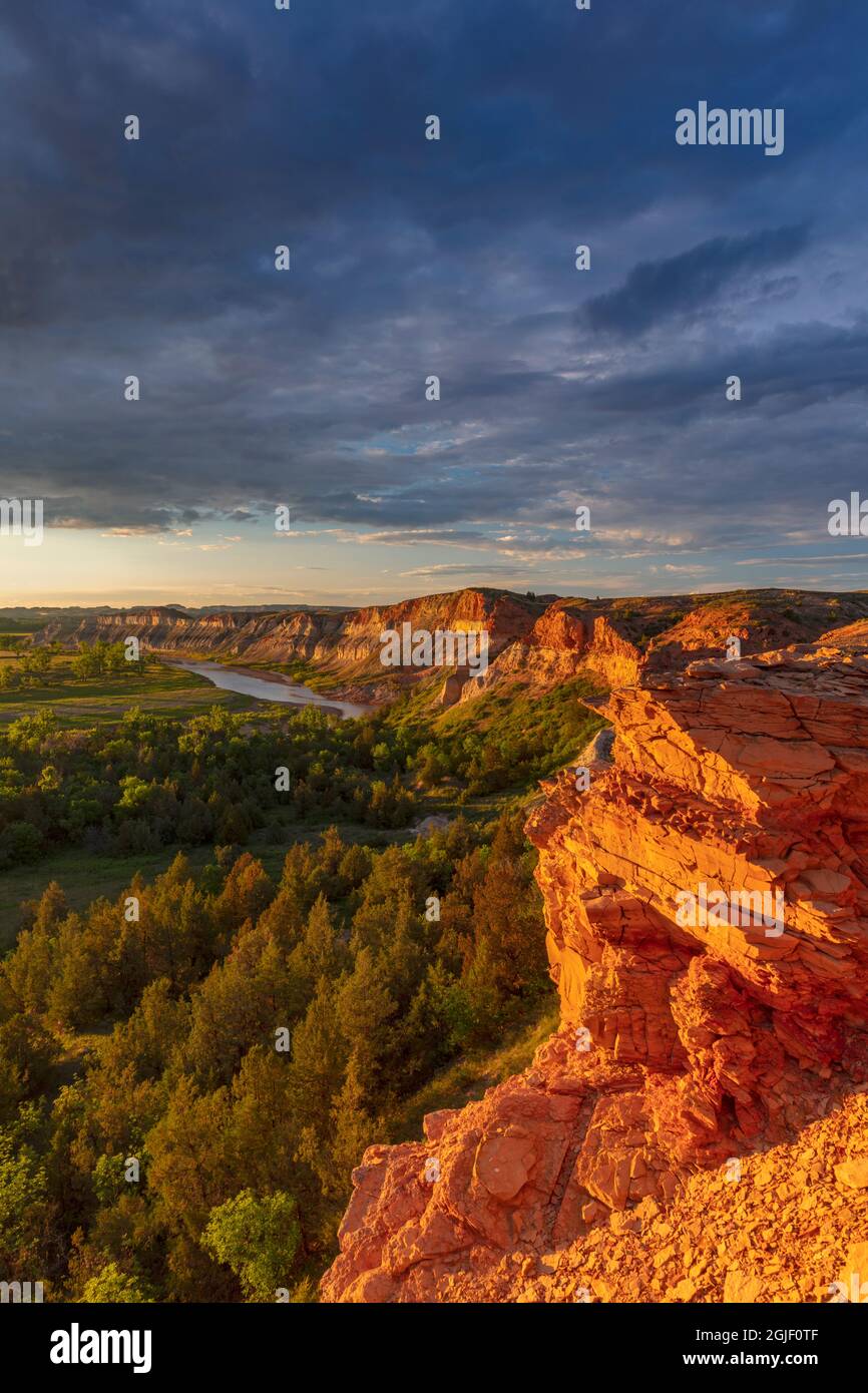 Little missouri river grassland hi-res stock photography and images - Alamy
