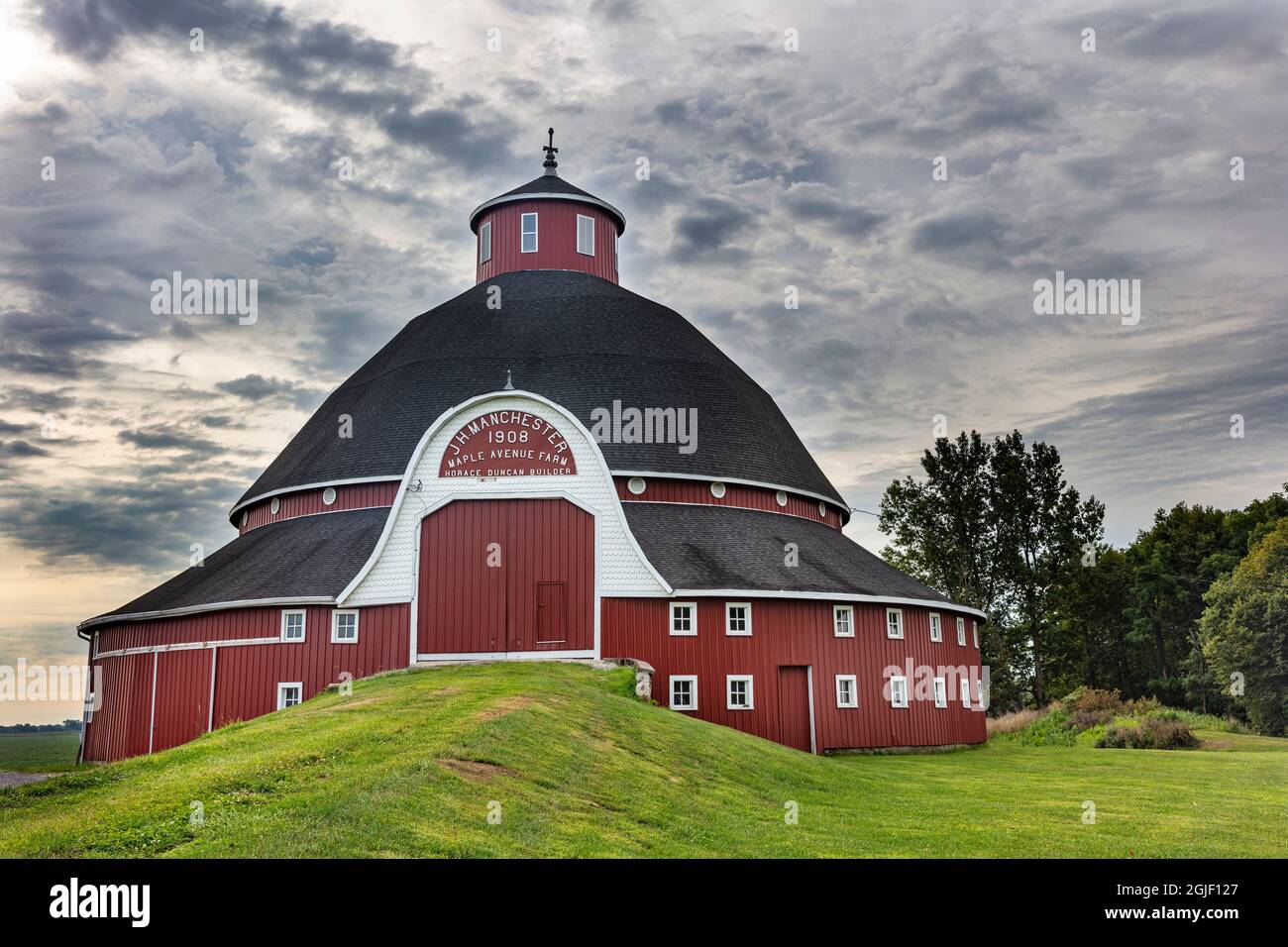 The J.H. Manchester Round Barn in New Hampshire, Ohio, USA Stock Photo ...