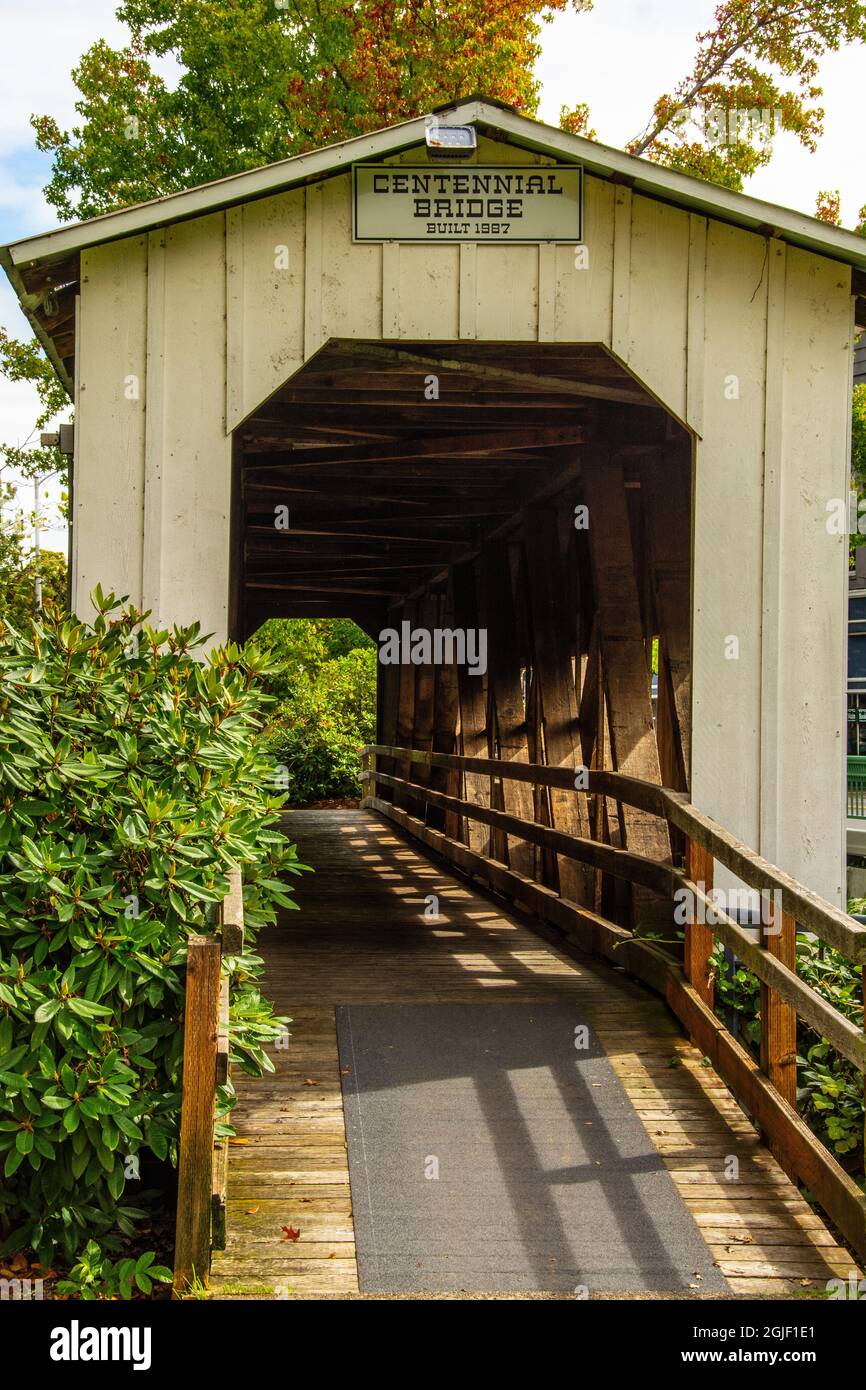 Centennial Bridge, Cottage Grove, Oregon, USA Stock Photo - Alamy