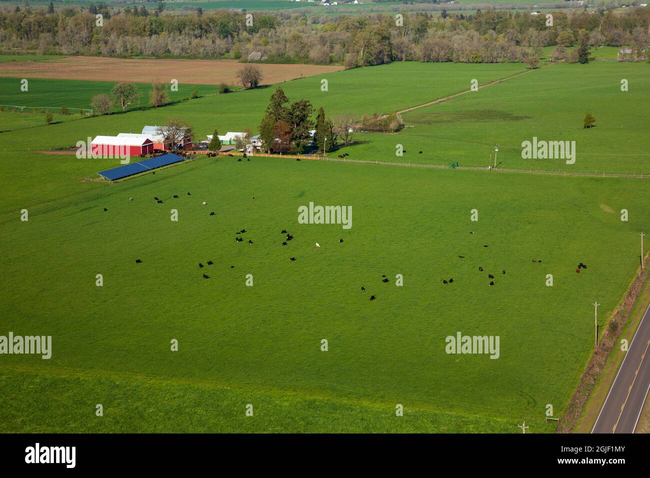 Oregon farm aerial hi-res stock photography and images - Alamy