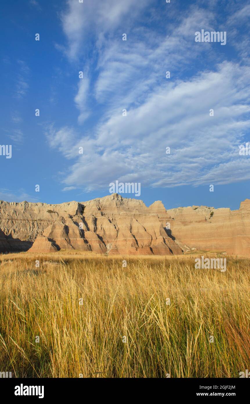 Badlands formations and mixed grass prairie grasses. Badlands National ...