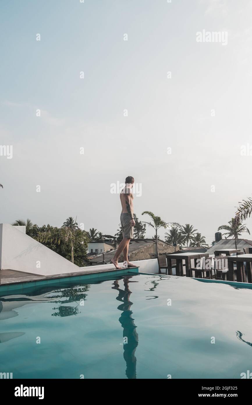 Edge of the hotel hi-res stock photography and images - Alamy