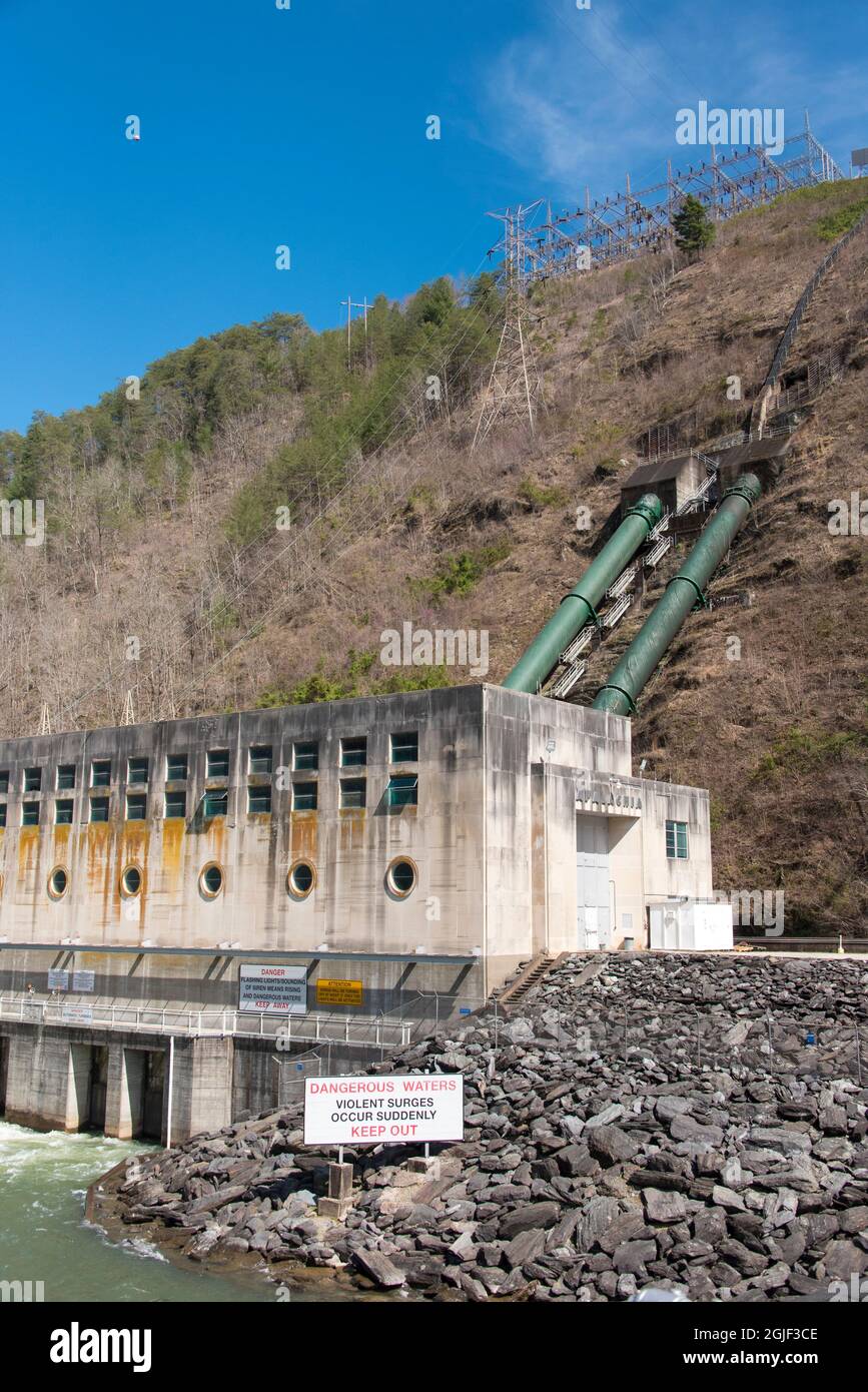 USA, Tennessee. TVA Appalachia Dam on Hiwassee River pump station ...