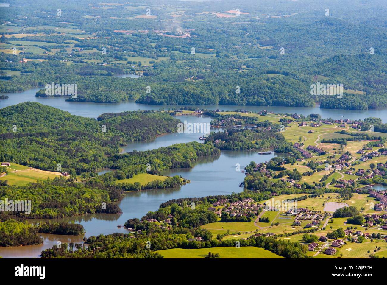 USA, Tennessee. Little Tennessee River Rarity Bay development and golf ...