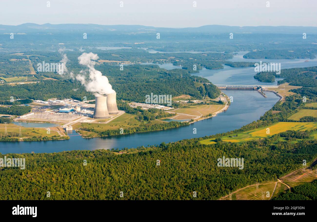 USA, Tennessee. Tennessee River Valley with Blue Ridge Mountains ...