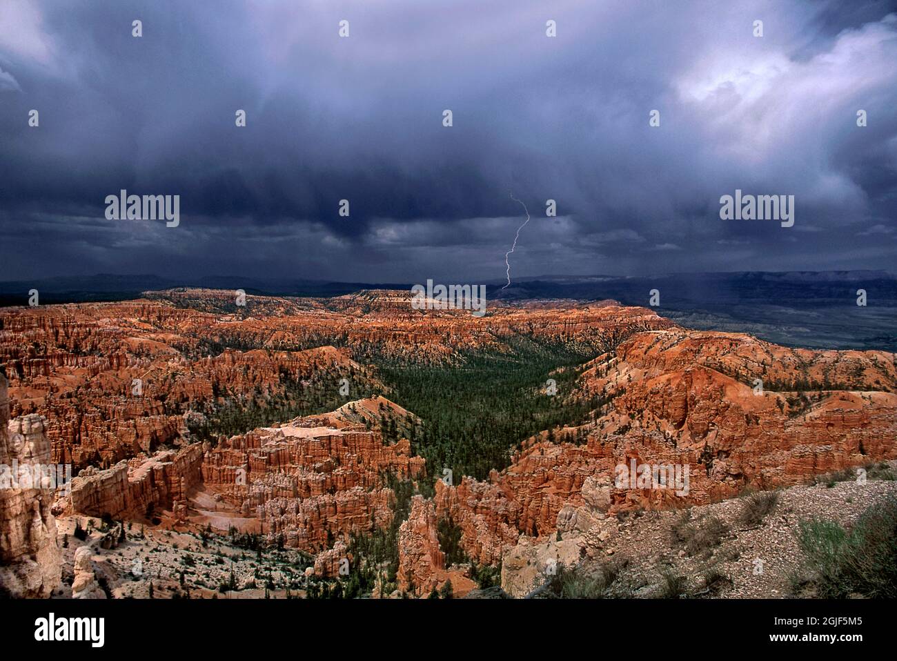 Usa utah national park thunderstorm hi-res stock photography and images ...