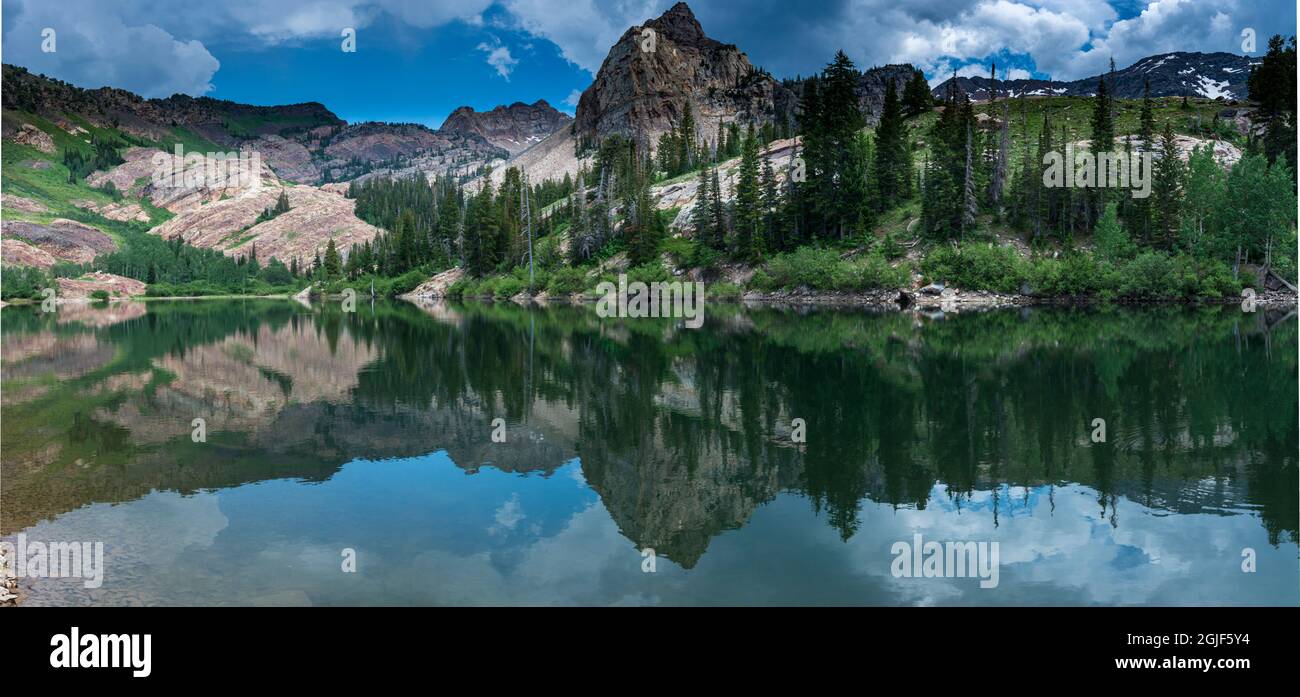Panoramic landscape of Sundial Peak, Lake Blanche and reflection ...