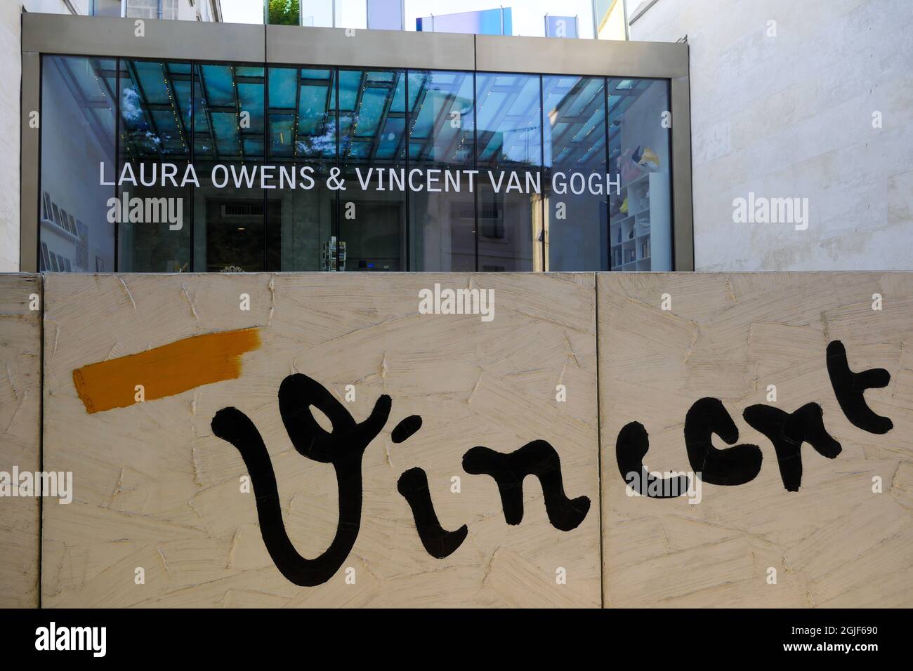 Vincent van gogh arles foundation hi-res stock photography and images ...