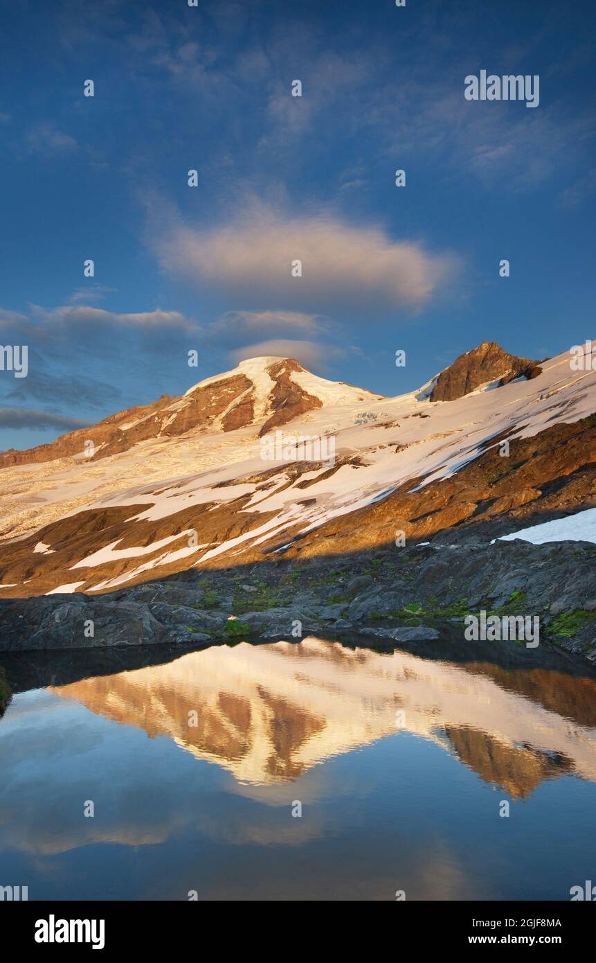 USA, Washington State. Mount Baker (elevation 10,778 feet, 3,285 m ...