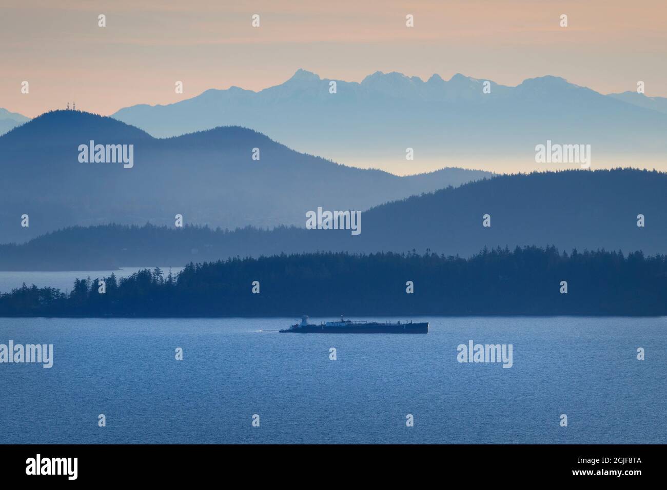 Samish Bay seen from viewpoint along Chuckanut Drive, Bellingham ...