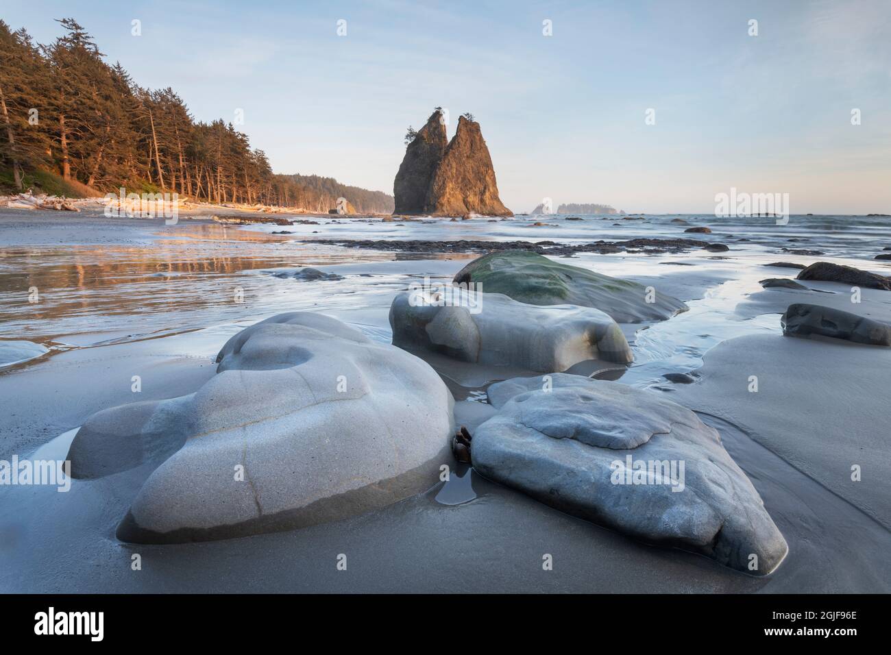 Split Rock Rialto Beach, Olympic National Park, Washington State Stock ...
