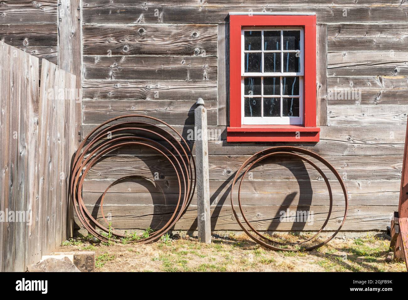 Barrel staves hi-res stock photography and images - Alamy