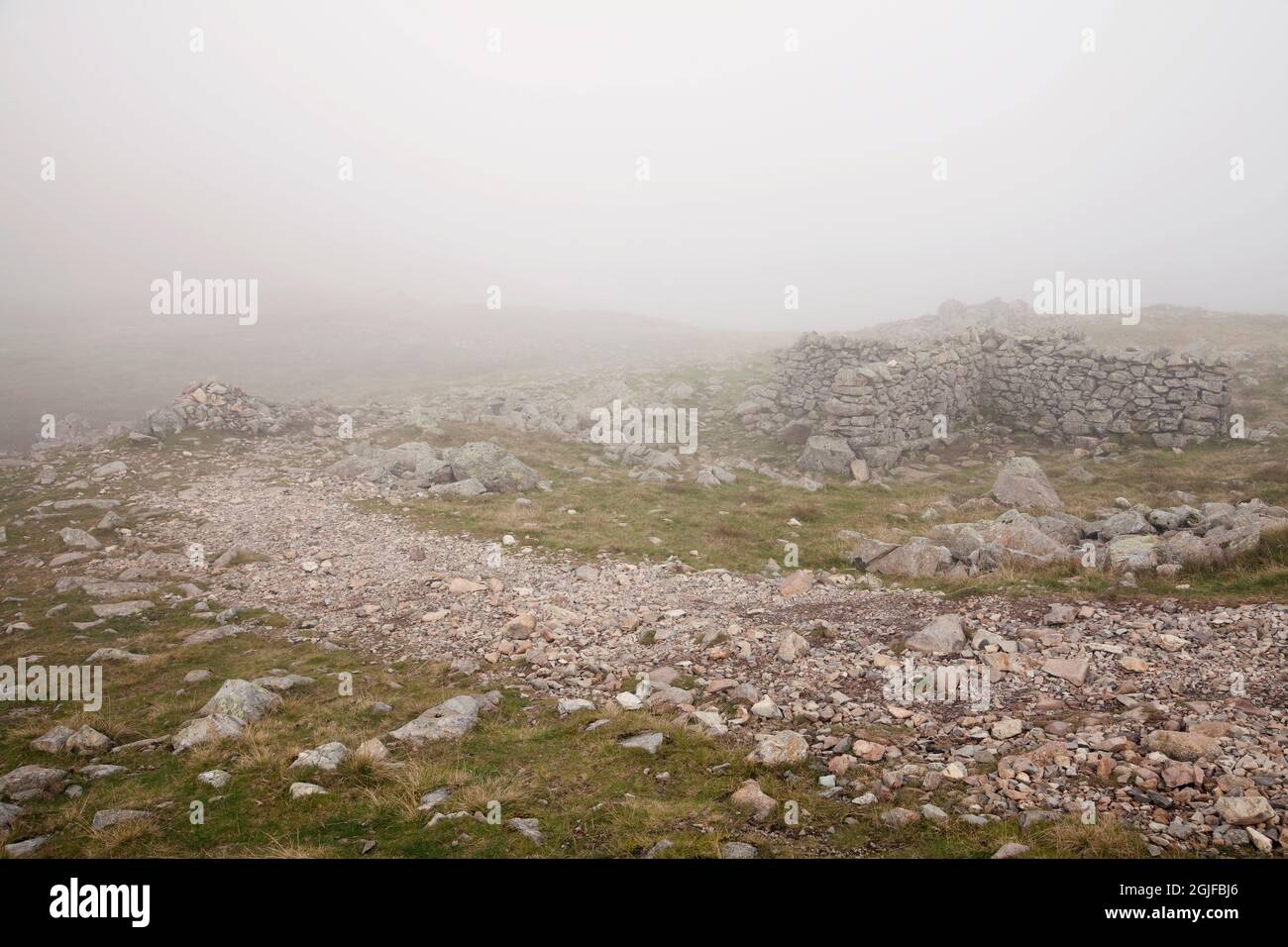 The stone shelter at Esk Hause, in the English Lake District Stock ...