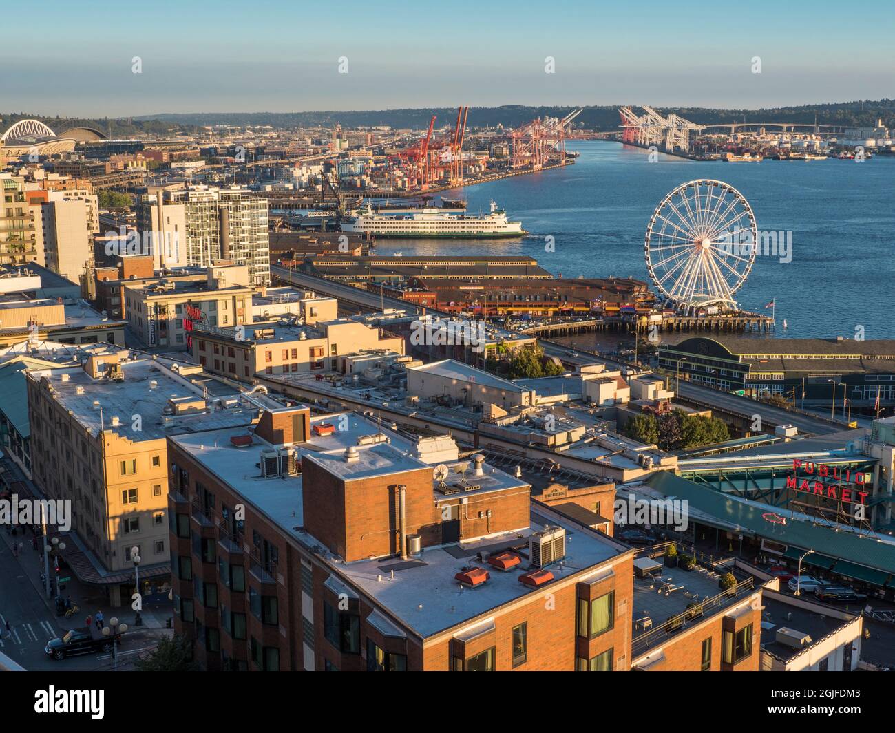 Usa, Washington State, Seattle, port and waterfront with Great Wheel ...