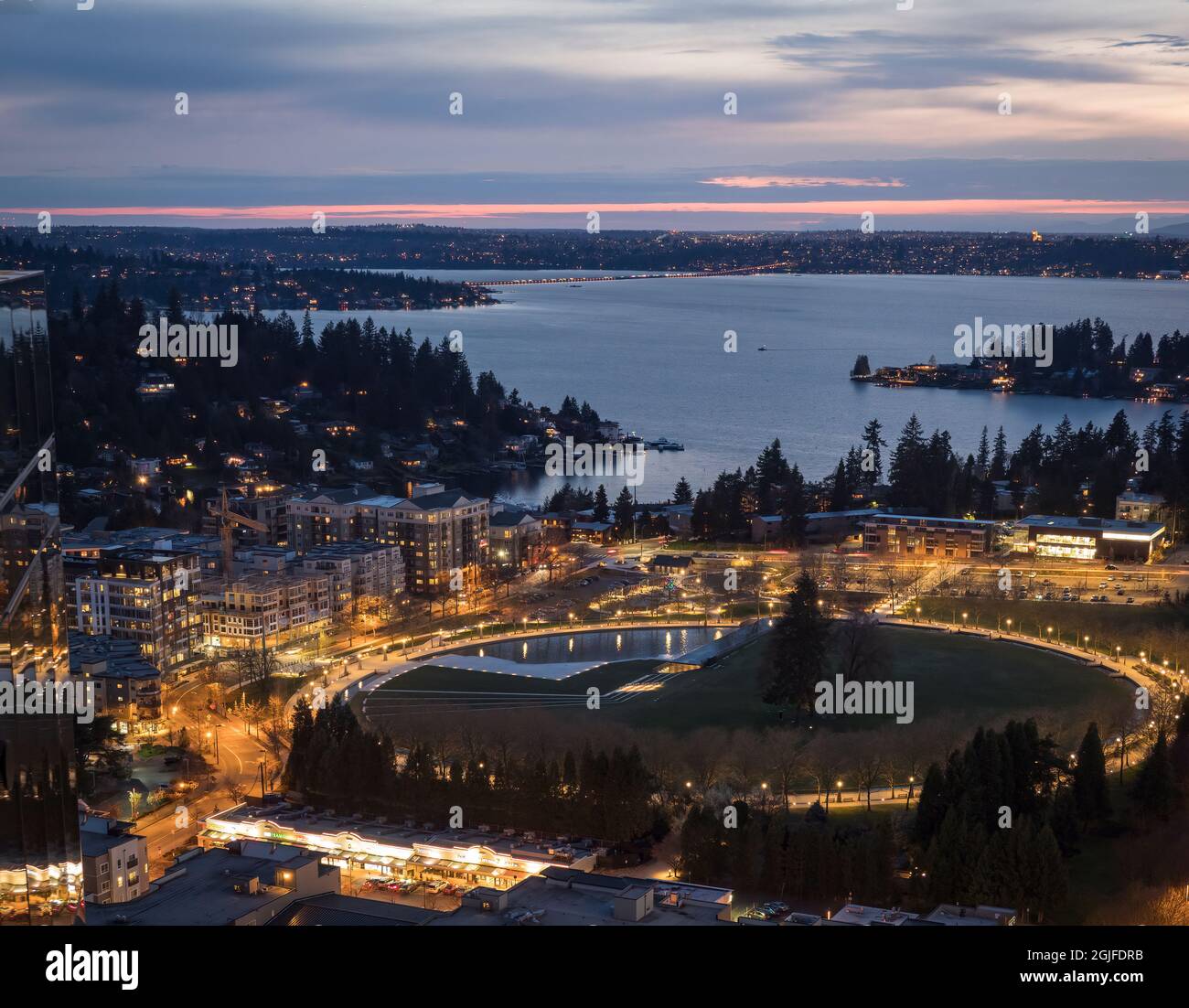 Usa, Washington State, Bellevue, Lake Washington and Downtown Park at ...