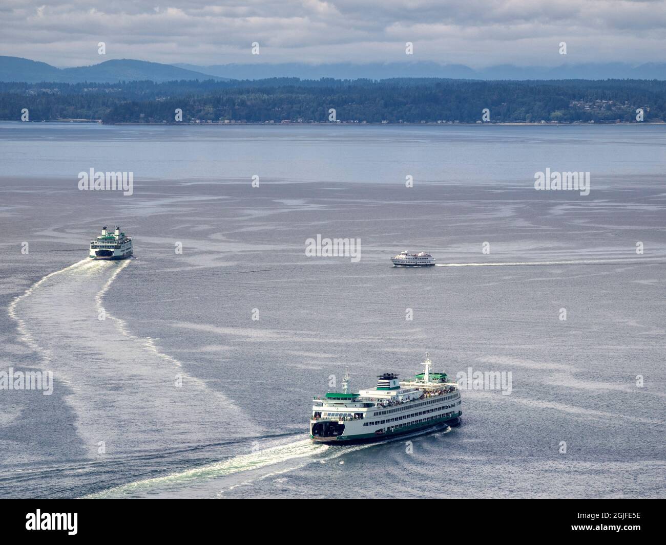 Seattle Waterfront Ferries High Resolution Stock Photography and Images ...