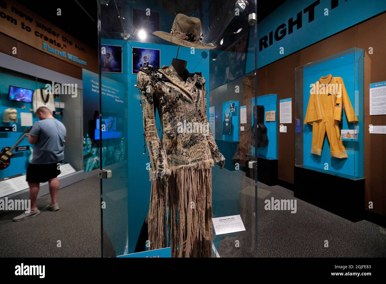 Lady Gaga's outfit for 2017-18 Joanne World Tour designed by her sister ...