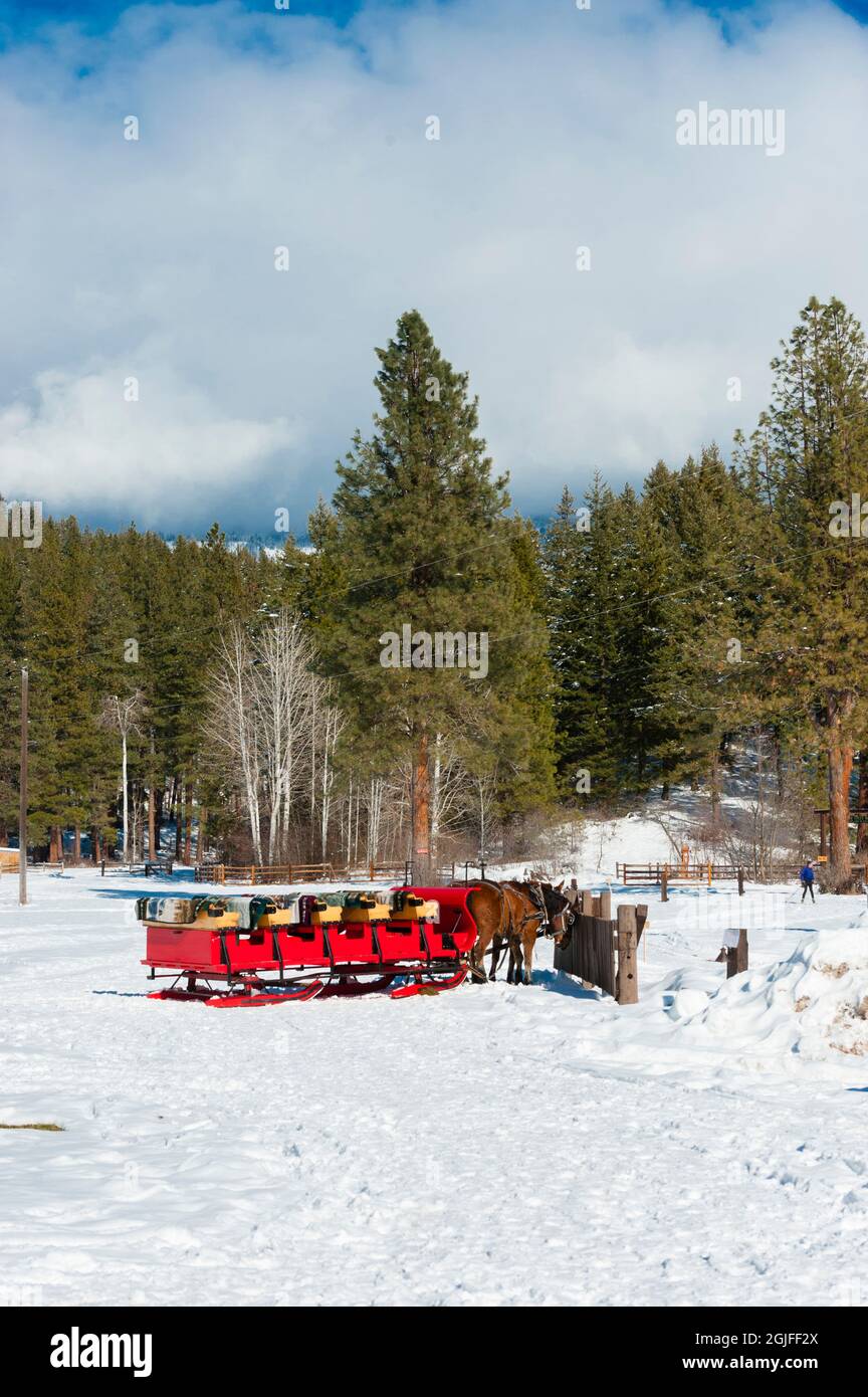 Plain waiting passengers hi-res stock photography and images - Alamy