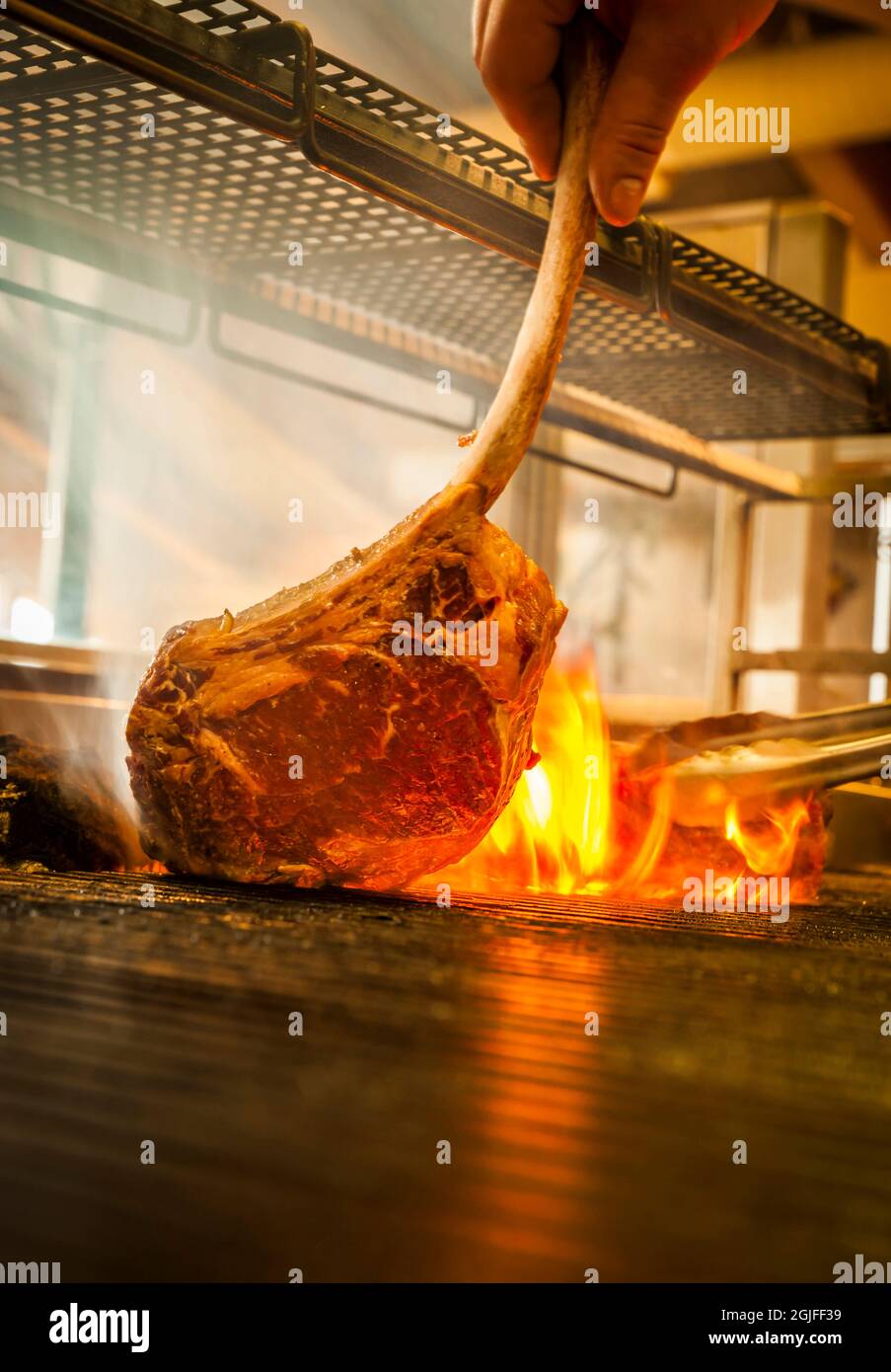Tomahawk fire hi-res stock photography and images - Alamy