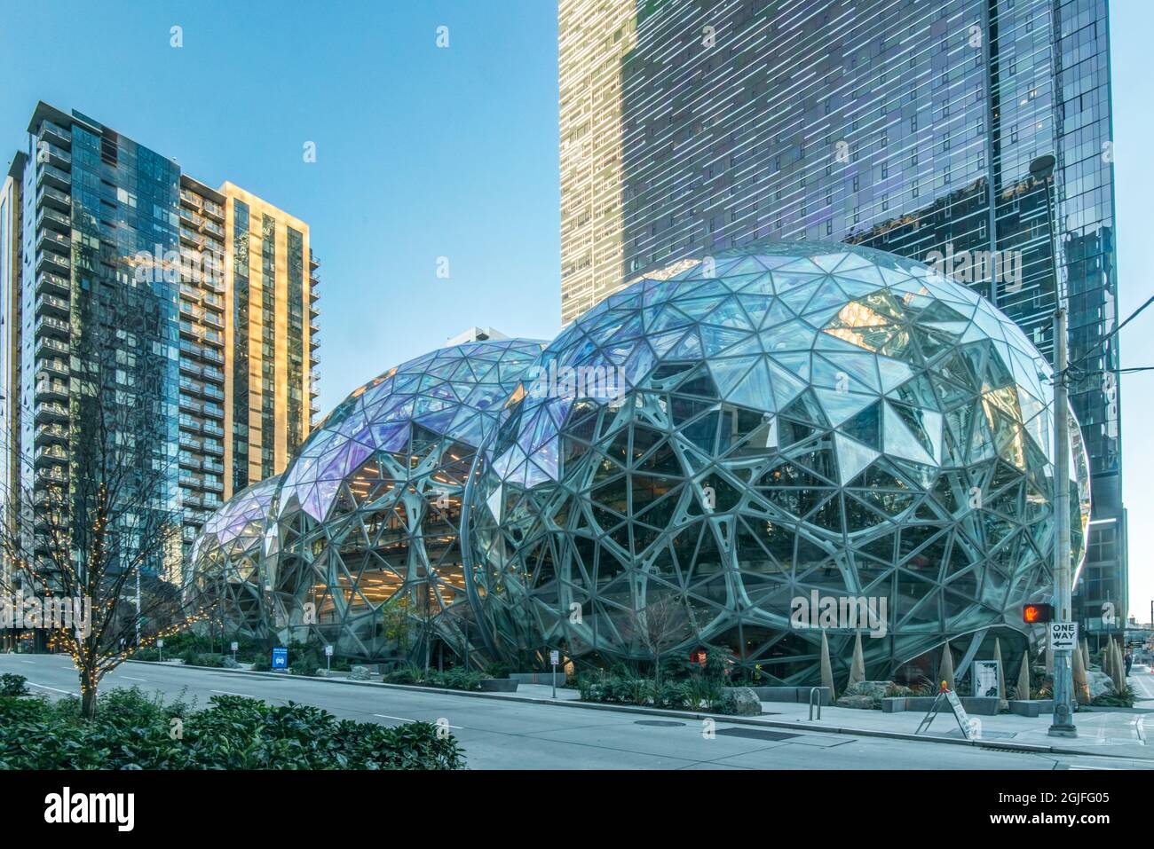 Amazon headquarter seattle hi-res stock photography and images - Alamy