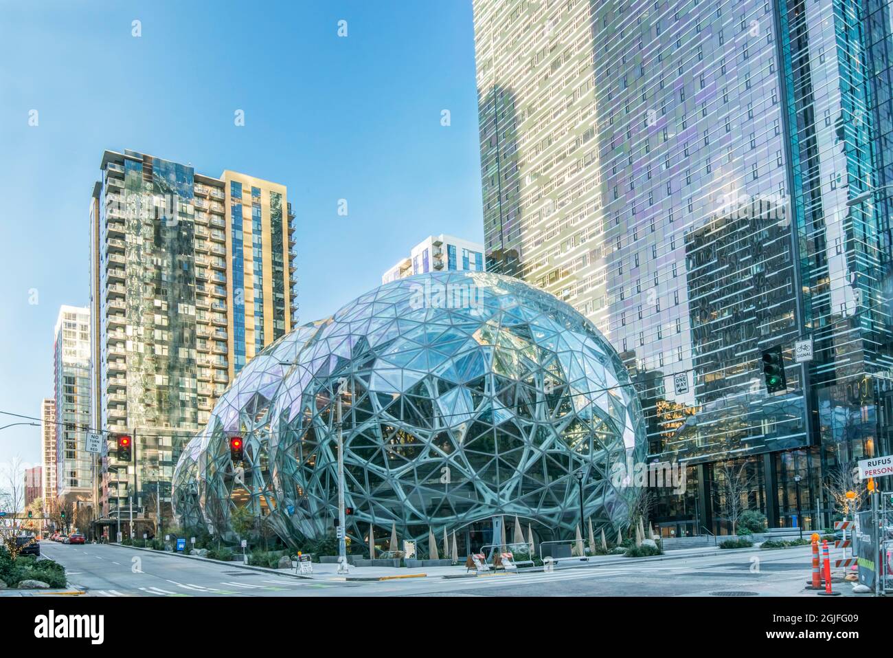 Seattle amazon sphere hi-res stock photography and images - Alamy