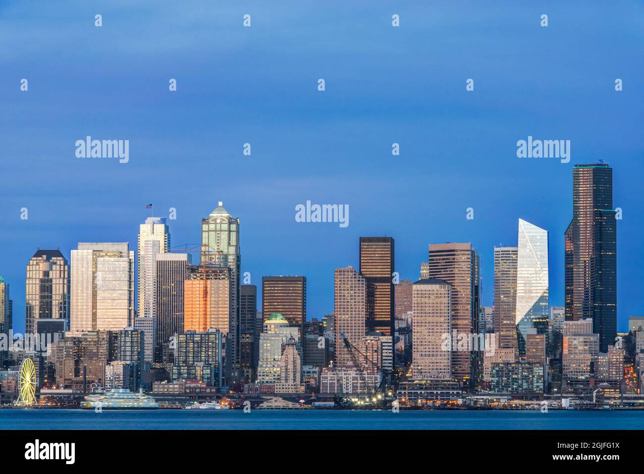 Washington State, Seattle. Skyline at Twilight Stock Photo - Alamy