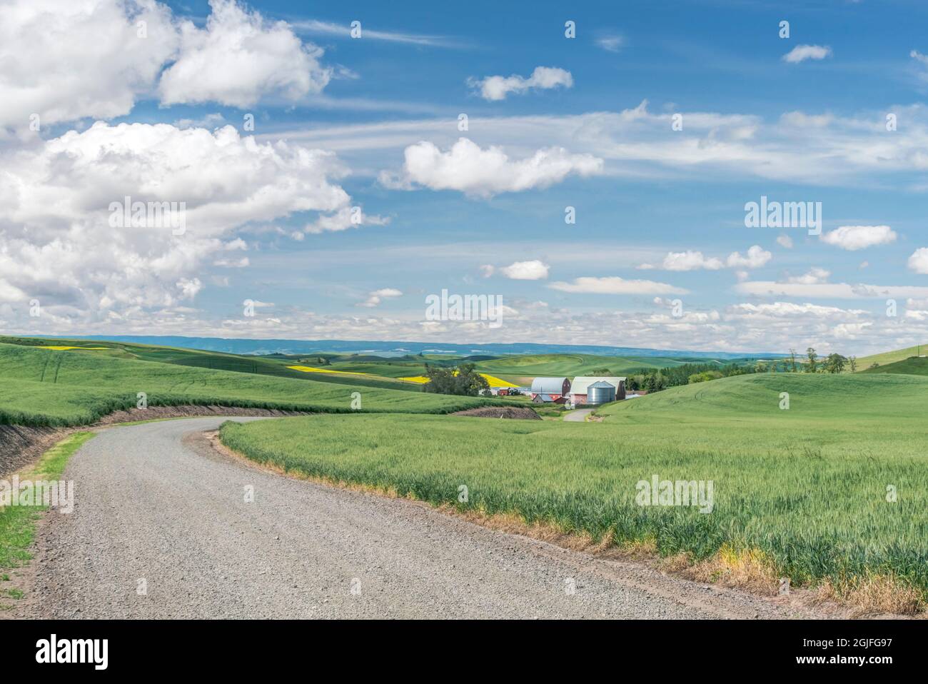 Farm silo barn wheat field palouse hi-res stock photography and images ...