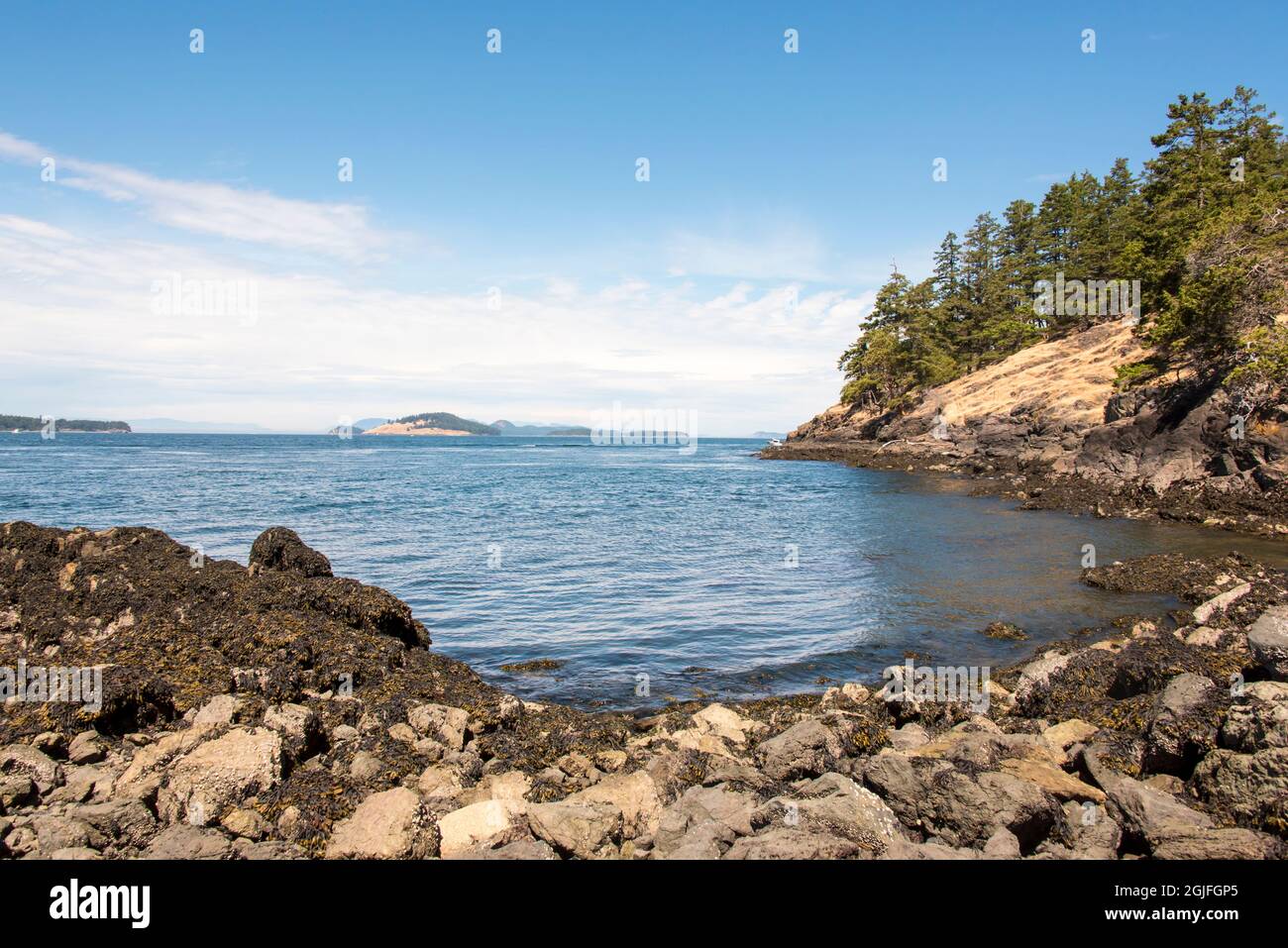 USA, Washington State, San Juan Islands. Jones Island Marine state park ...