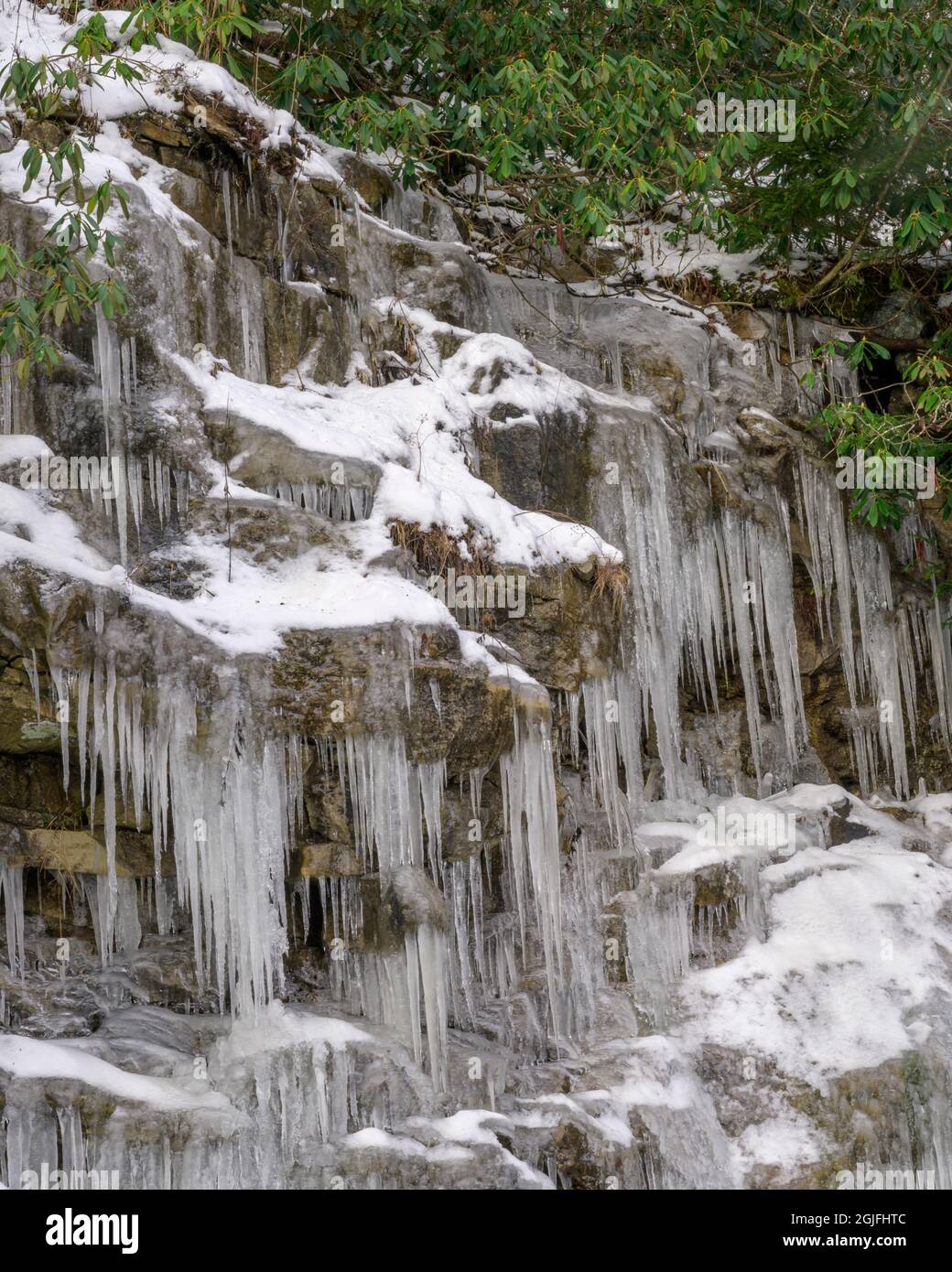 USA, West Virginia, Blackwater Falls. Ice on cliff and rocks. Credit as ...