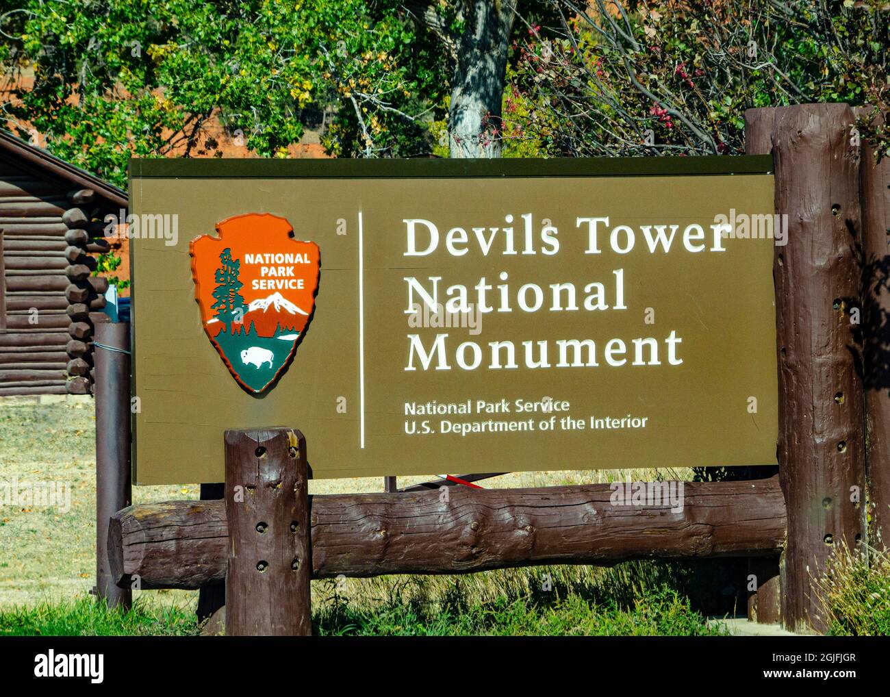 USA, Wyoming, Sundance, Devil's Tower National Monument entrance sign ...