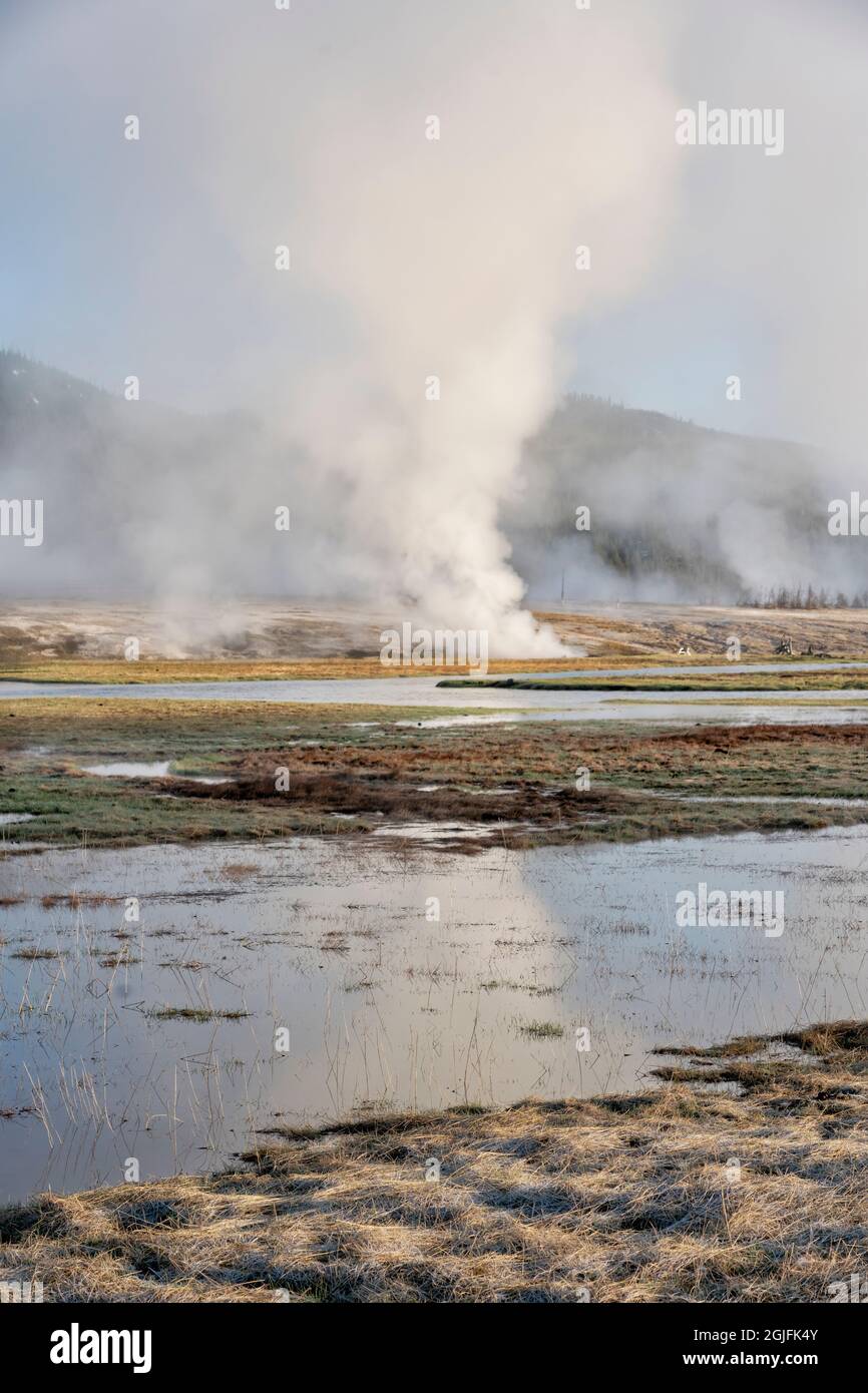 Steam rising from river hi-res stock photography and images - Alamy