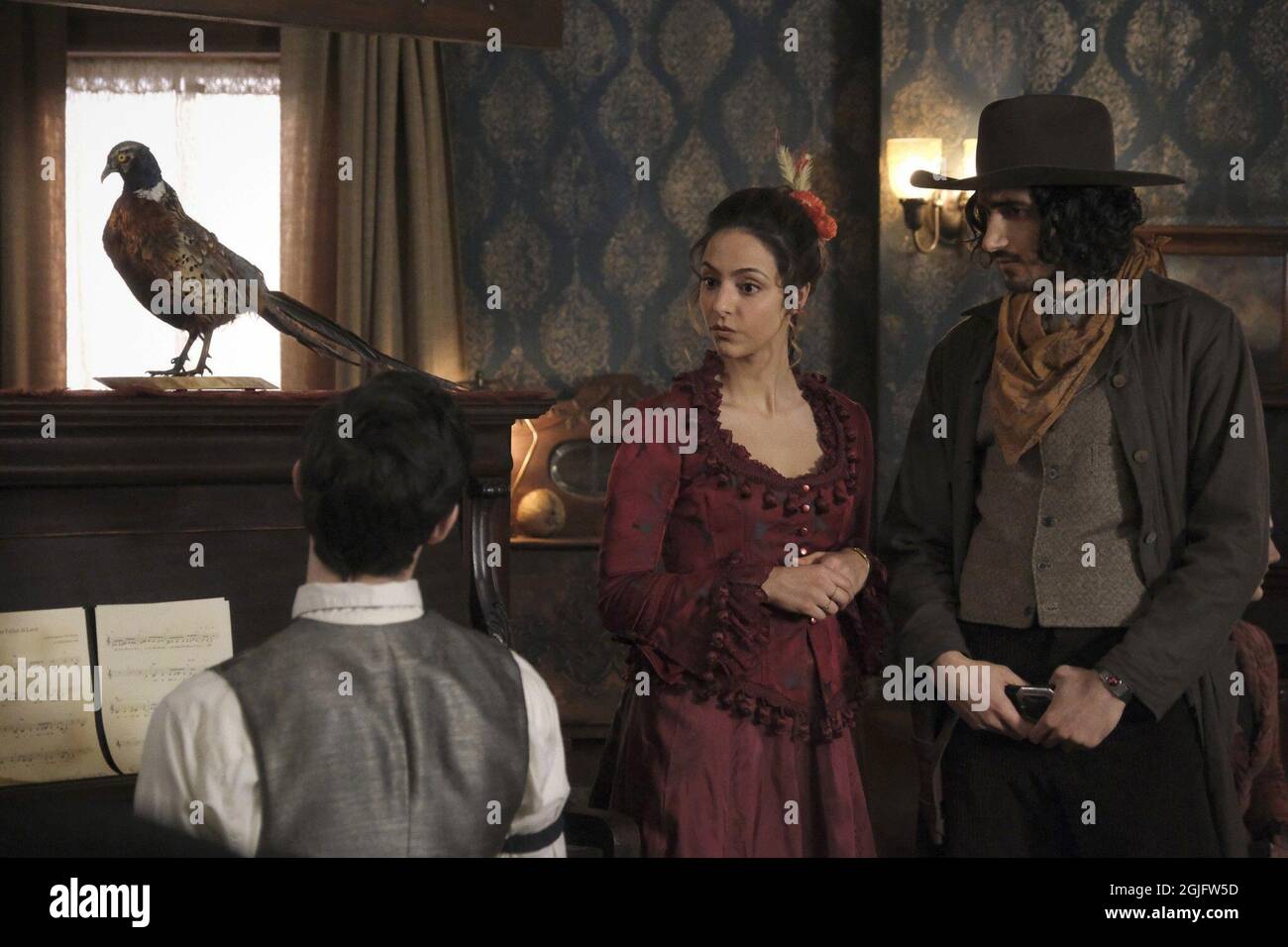 LEGENDS OF TOMORROW, (aka DC'S LEGENDS OF TOMORROW), Tala Ashe (center ...