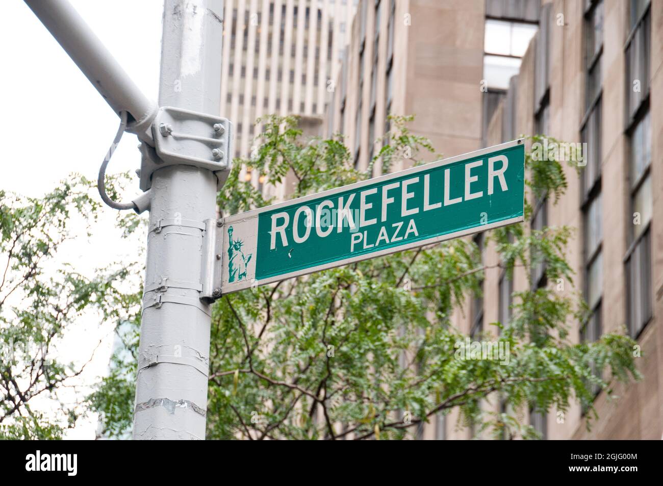 Rockefeller plaza sign hi-res stock photography and images - Alamy