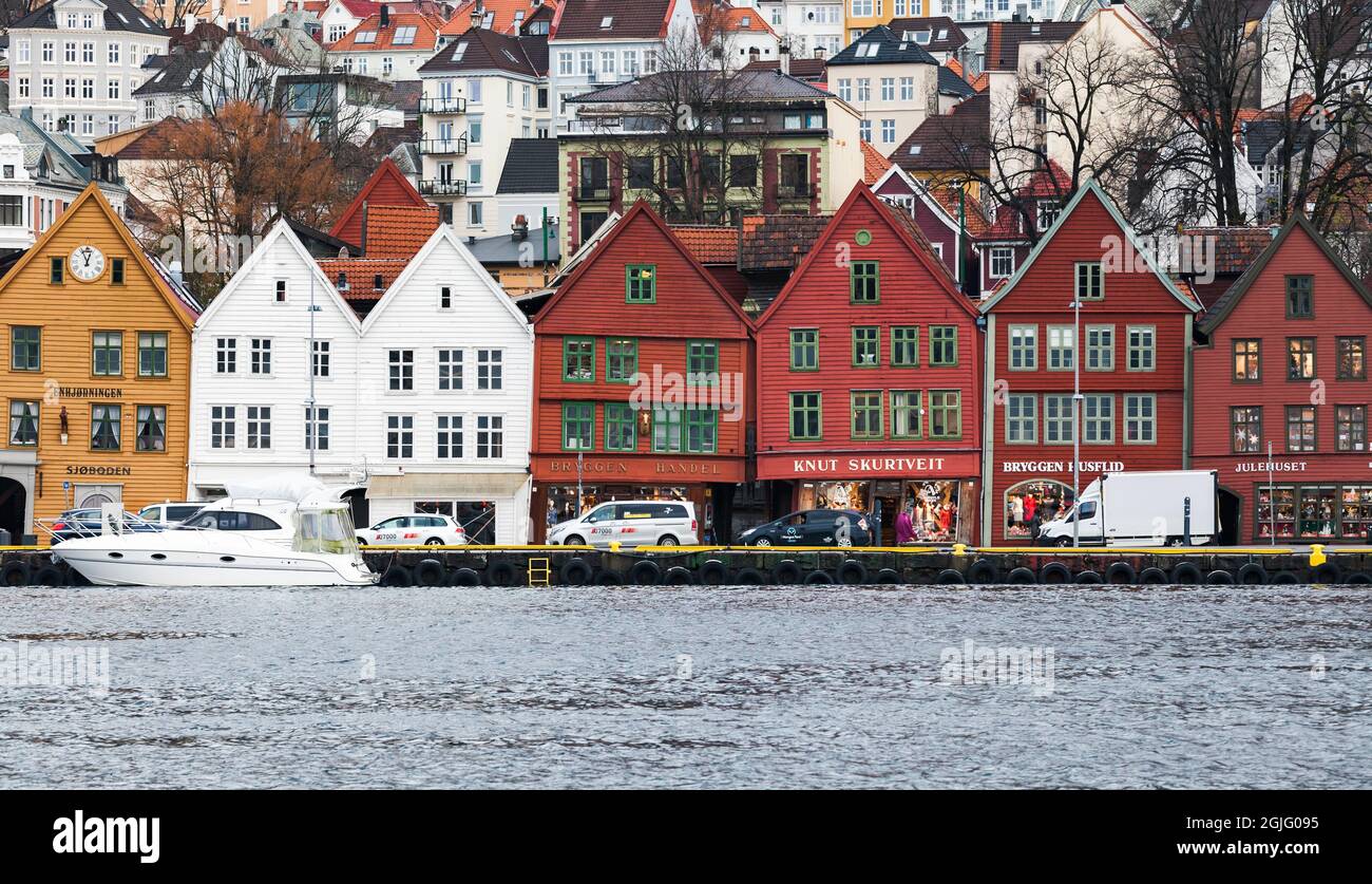 Row houses with view of harbor hi-res stock photography and images - Alamy