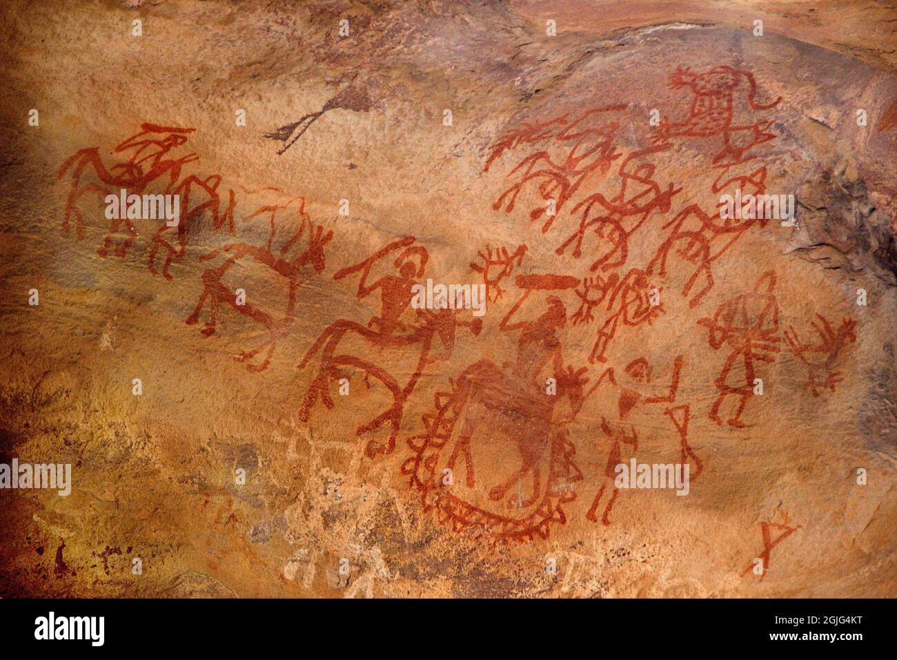 Closeup shot of paintings on wall of caves at Bhimbetka, India, Asia ...