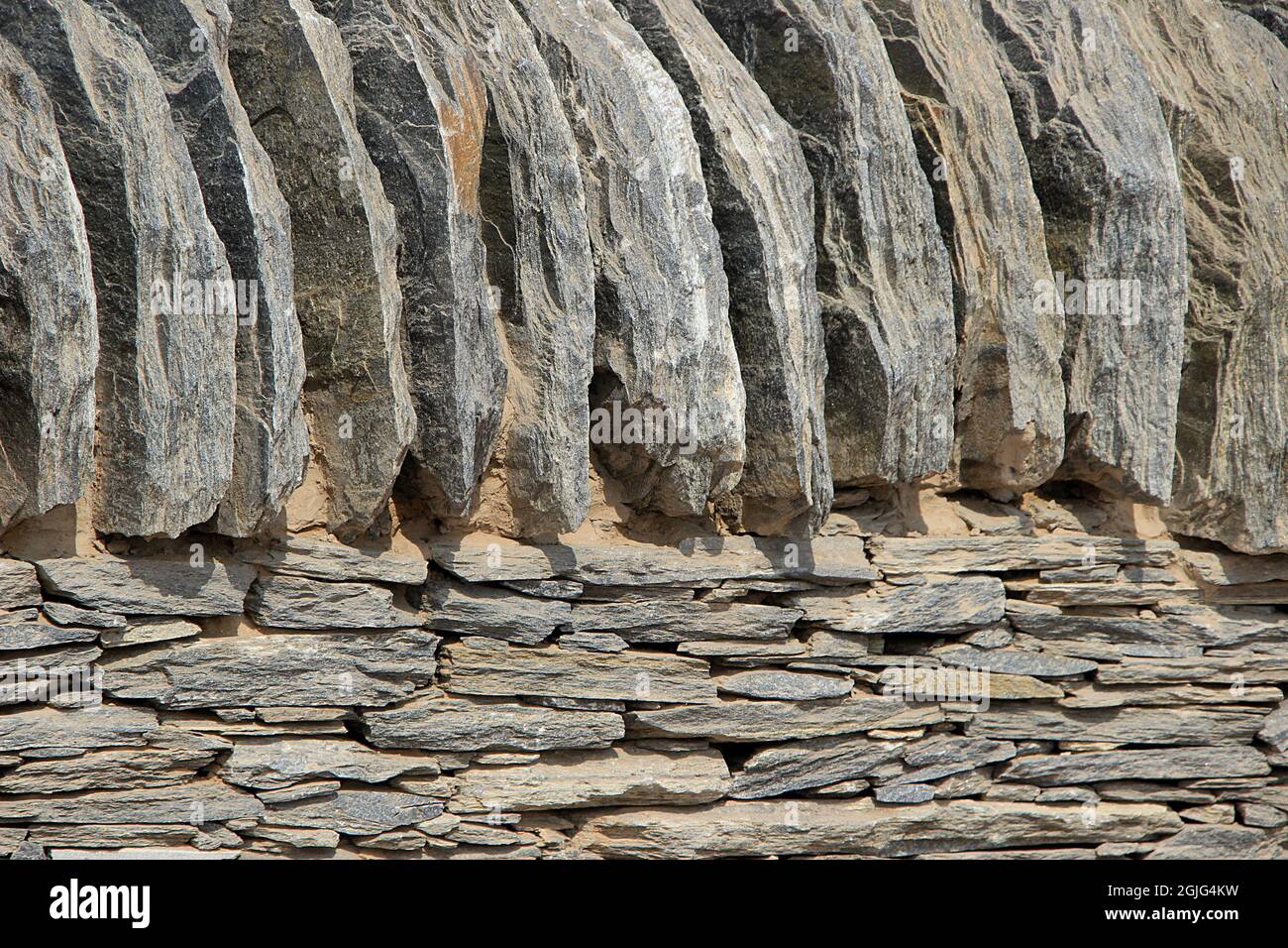 Rubbles laid out over the neat surface of random sized stones Stock ...
