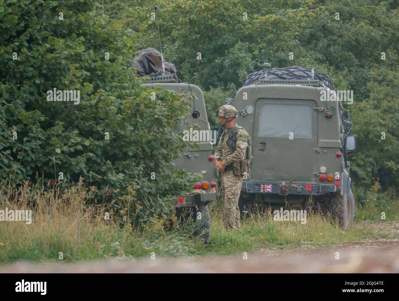 British army Land Rover Wolf 4×4 military light utility vehicle and ...