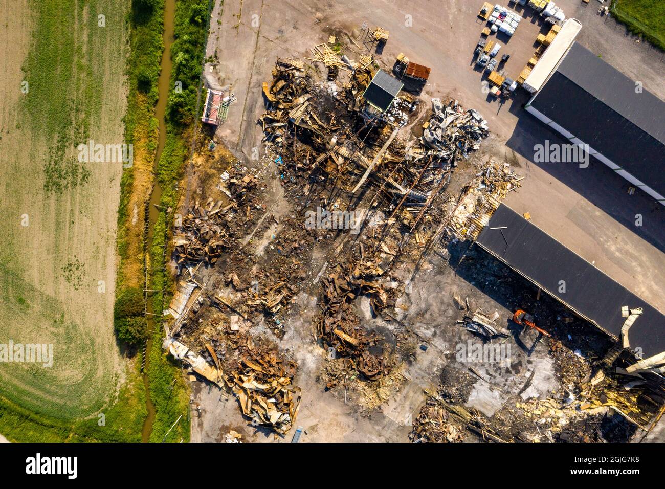 burnt down building ruins 01 Stock Photo - Alamy