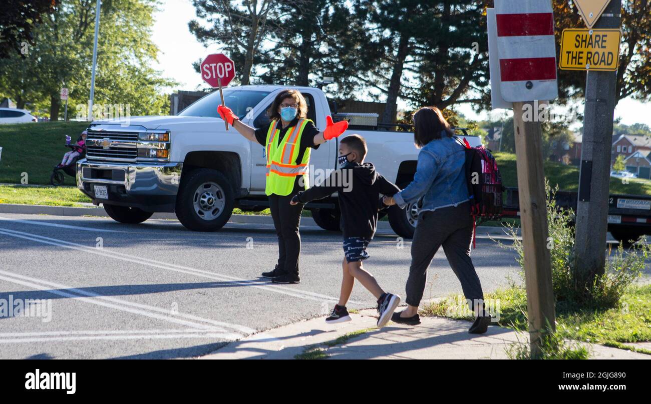 School crossing guard canada hi-res stock photography and images - Alamy