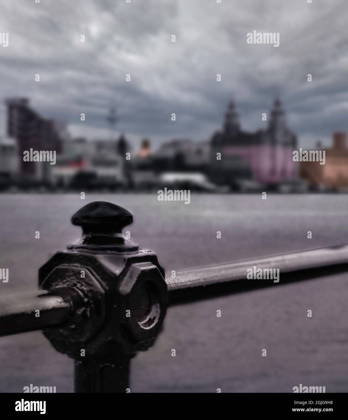 Front view across street hi-res stock photography and images - Alamy