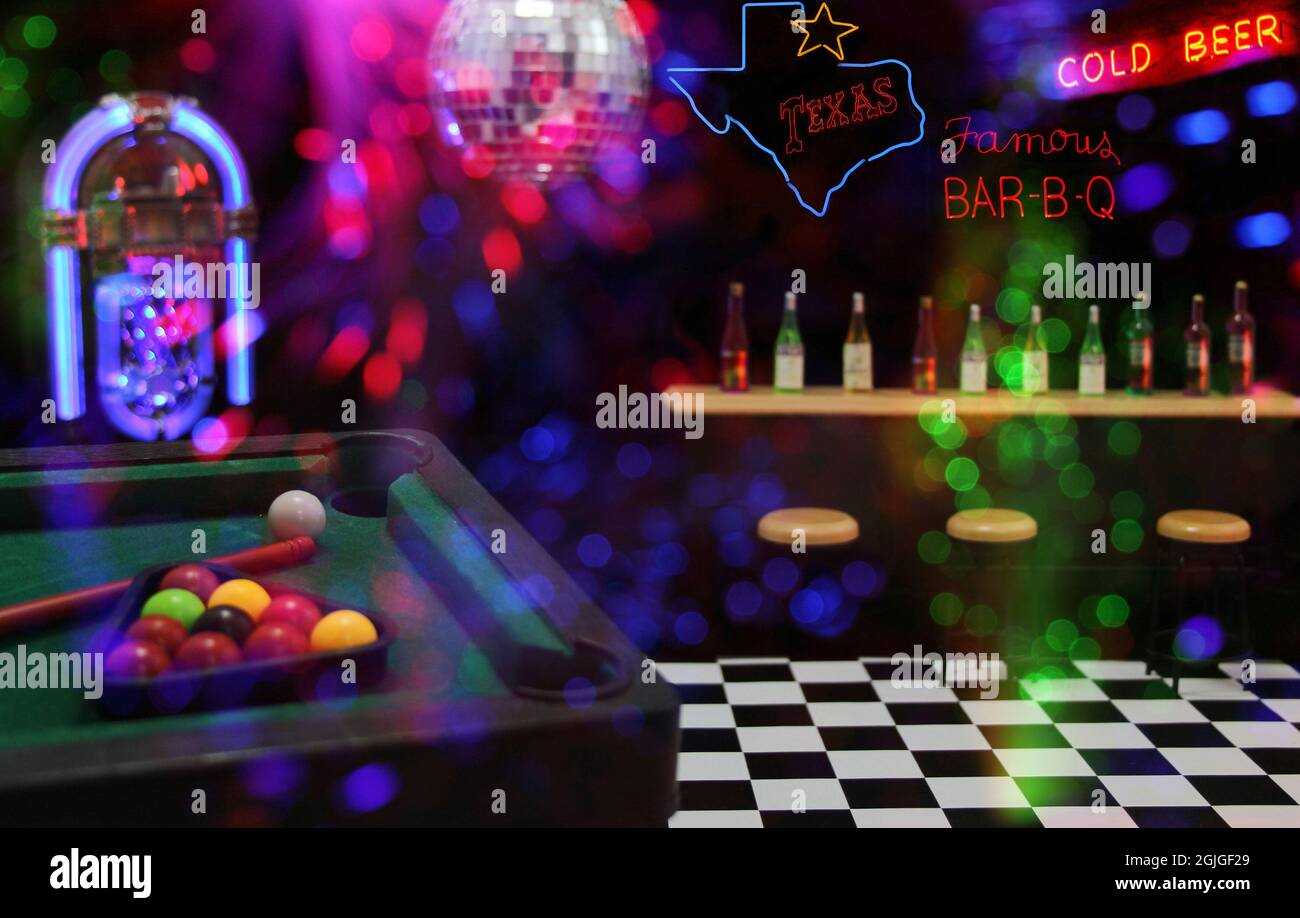 Vintage pool party hi-res stock photography and images - Alamy