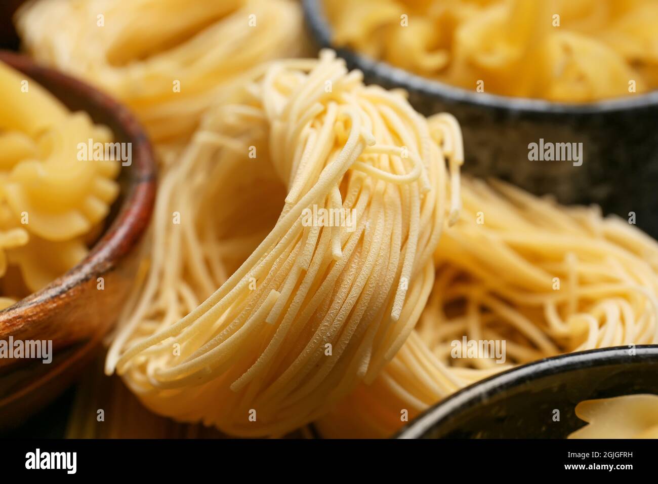 Pasta spaghetti nest birds hi-res stock photography and images - Alamy