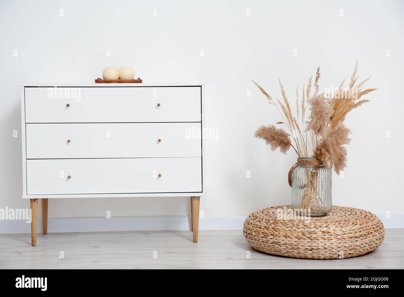 Modern chest drawers vase hi-res stock photography and images - Alamy