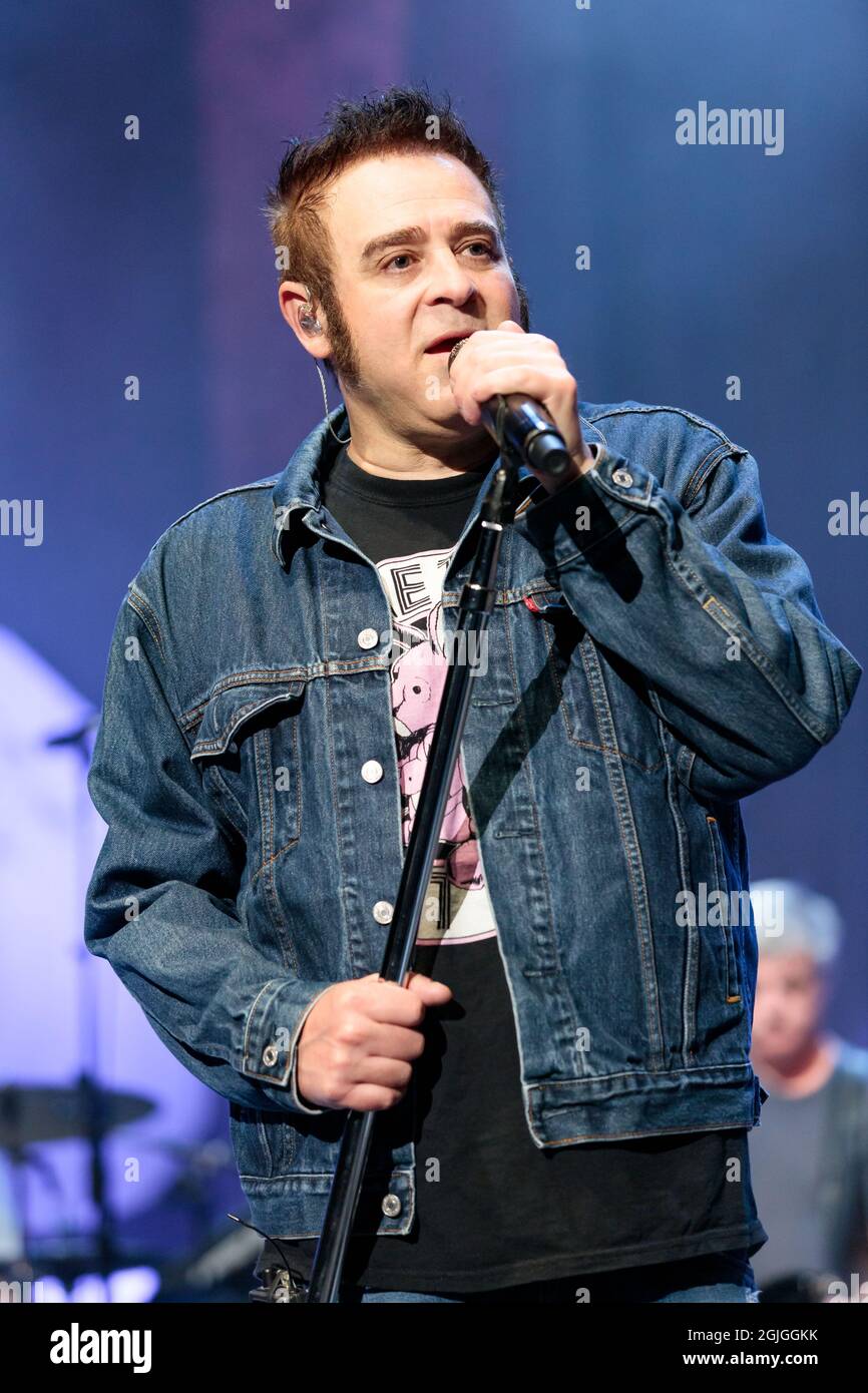 September 8, 2021: Adam Duritz performing with Counting Crows at ...