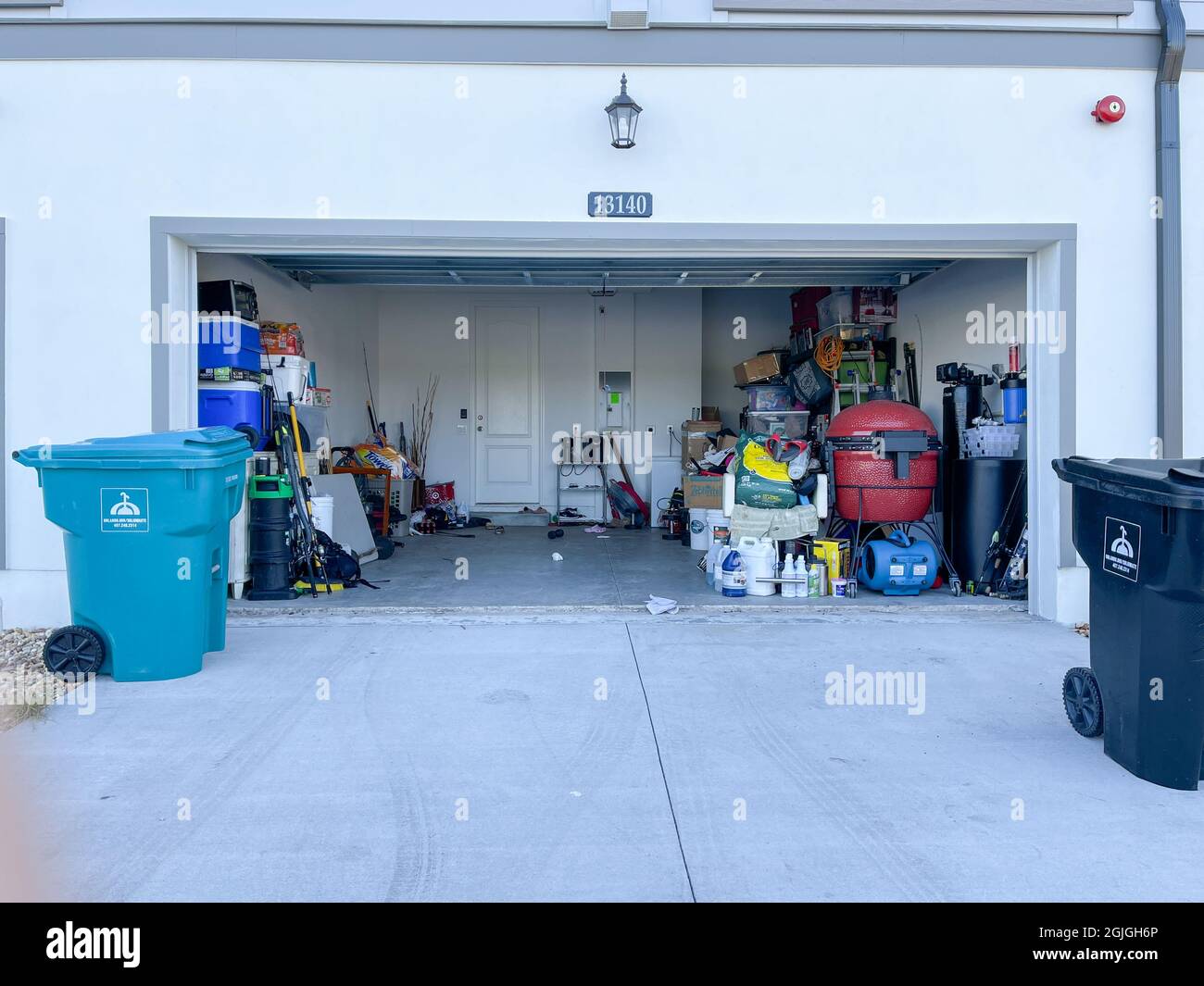 Suburban house garage interior hi-res stock photography and images - Alamy